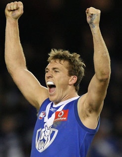 Petrie commits his future to North