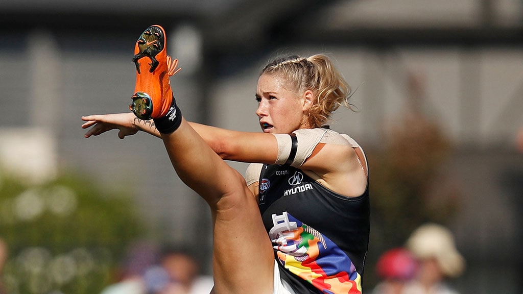 Harris stars after iconic photo goes viral around the globe