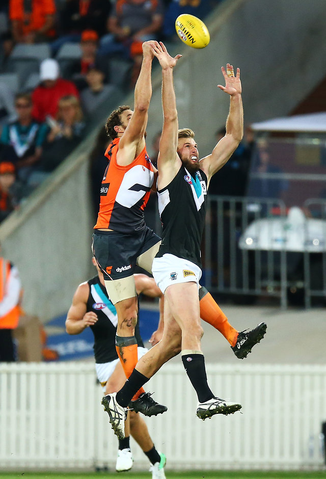 Giants prevail in battle of two angry bulls