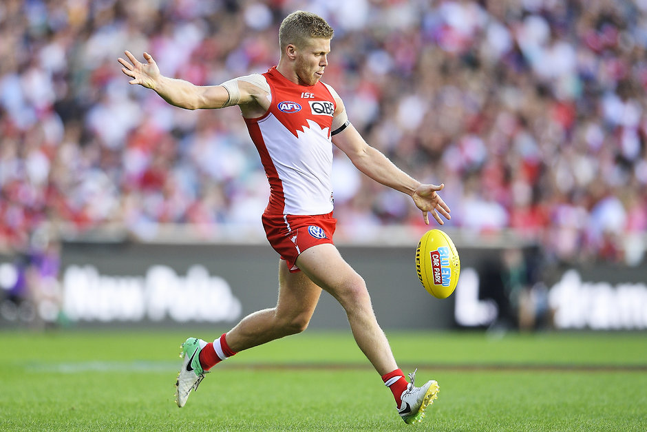 Star Swan cleared of damage after knee worry