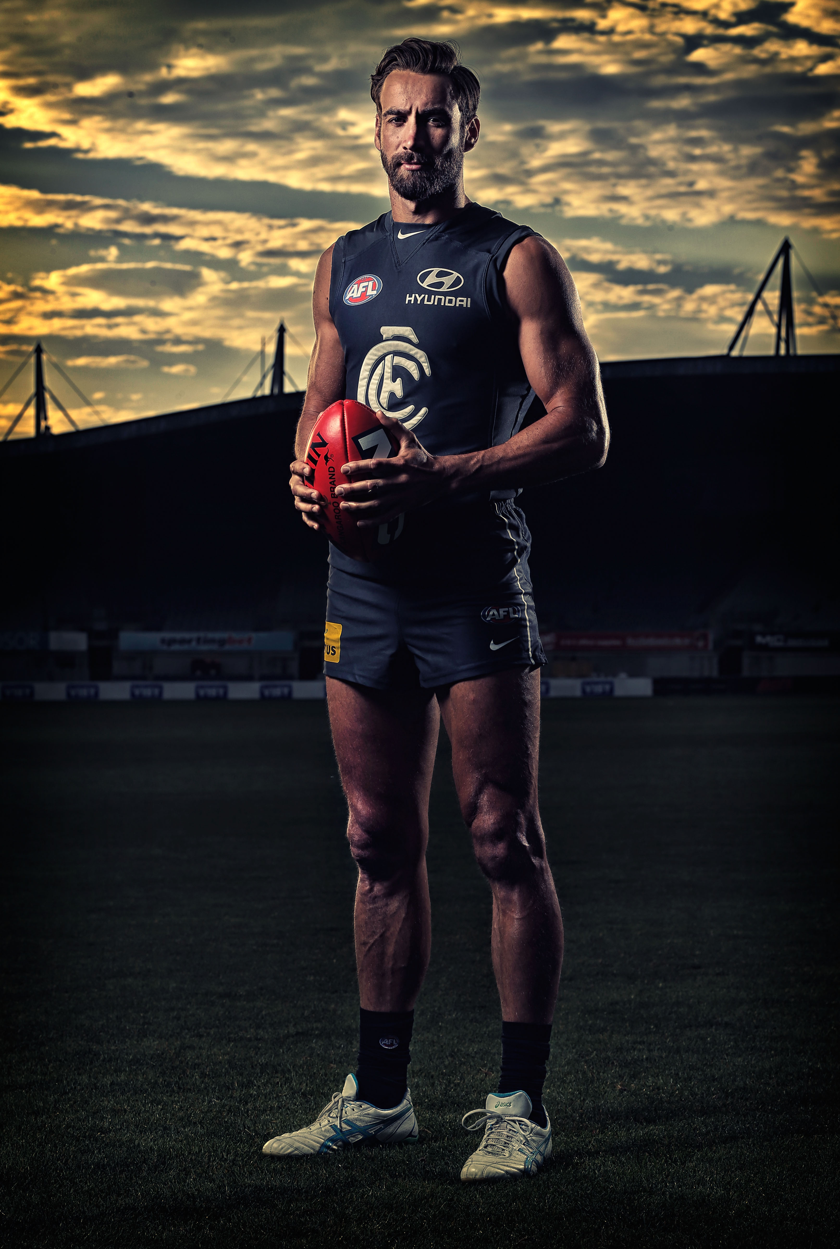 True Blue: Walker signs new three-year deal at Carlton