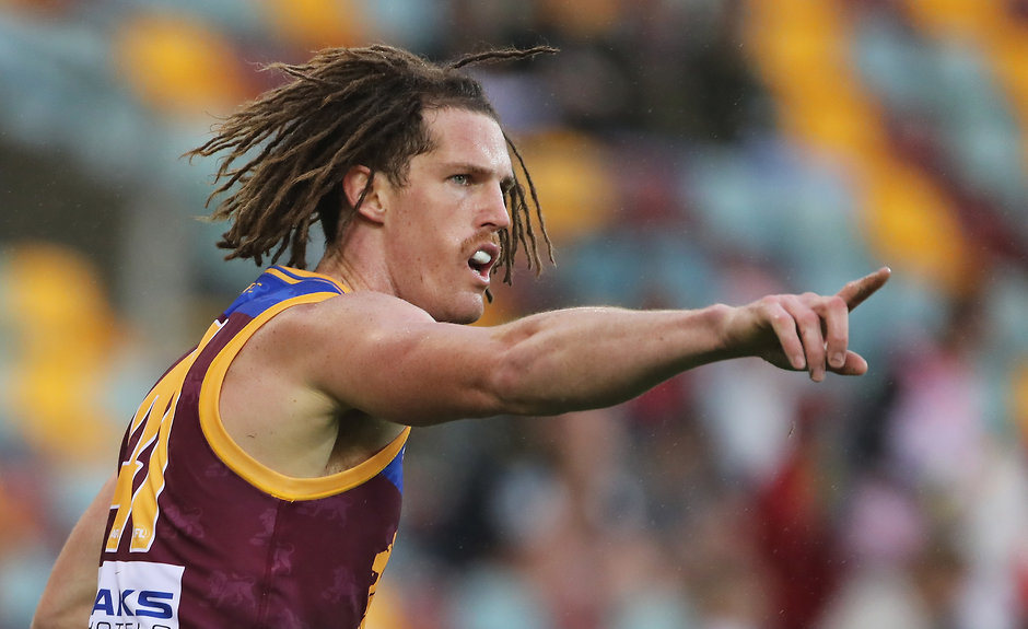 Lions' cult hero gets a new one-year deal