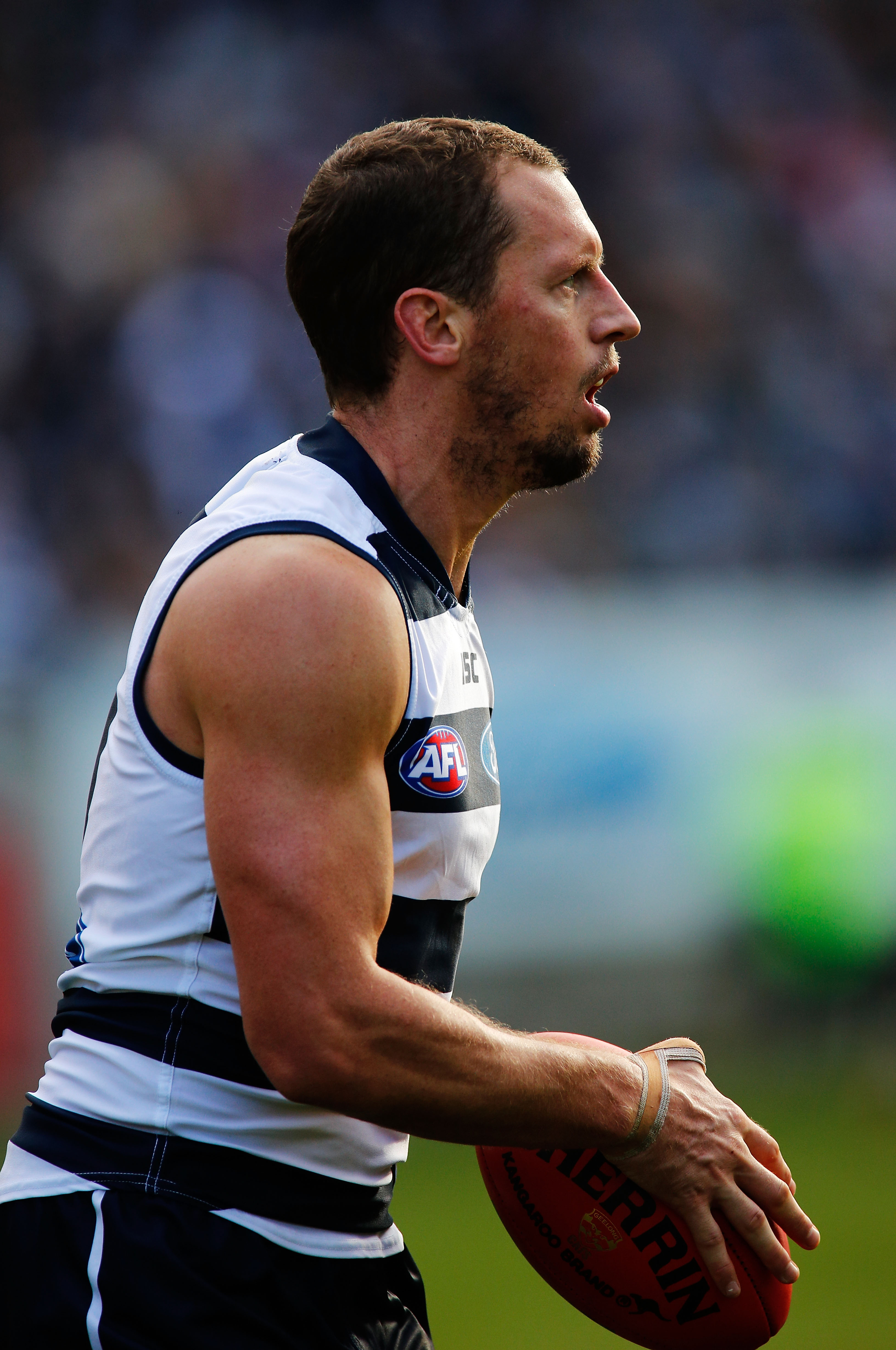 Two back as Geelong targets a win for Kelly