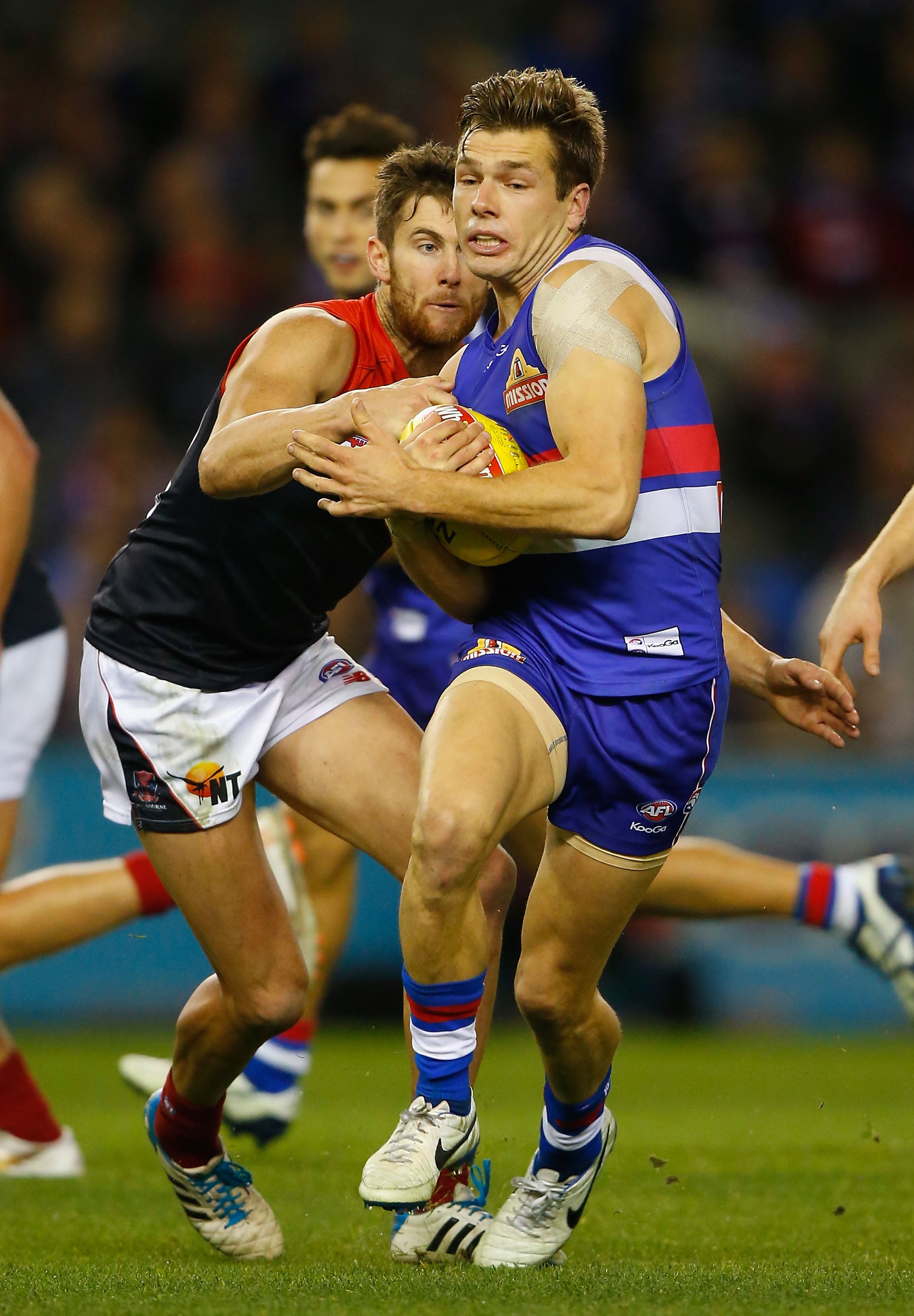 At least four clubs in the hunt for out-of-contract Bulldog Shaun Higgins