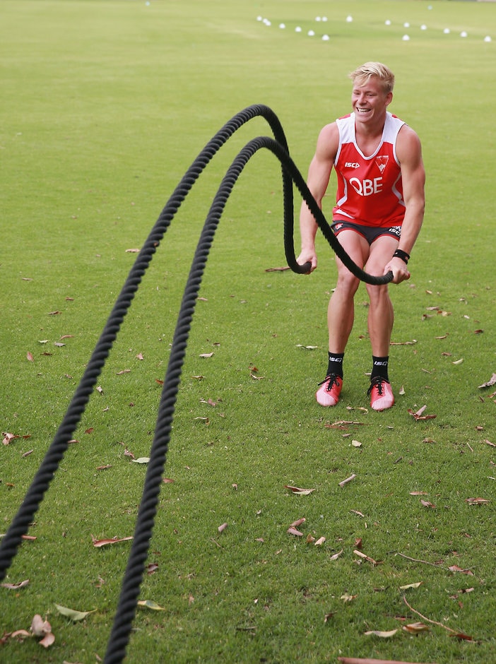 Knee surgery outs star Swan for a month