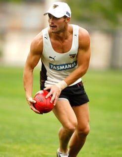 Sewell to return for Hawks