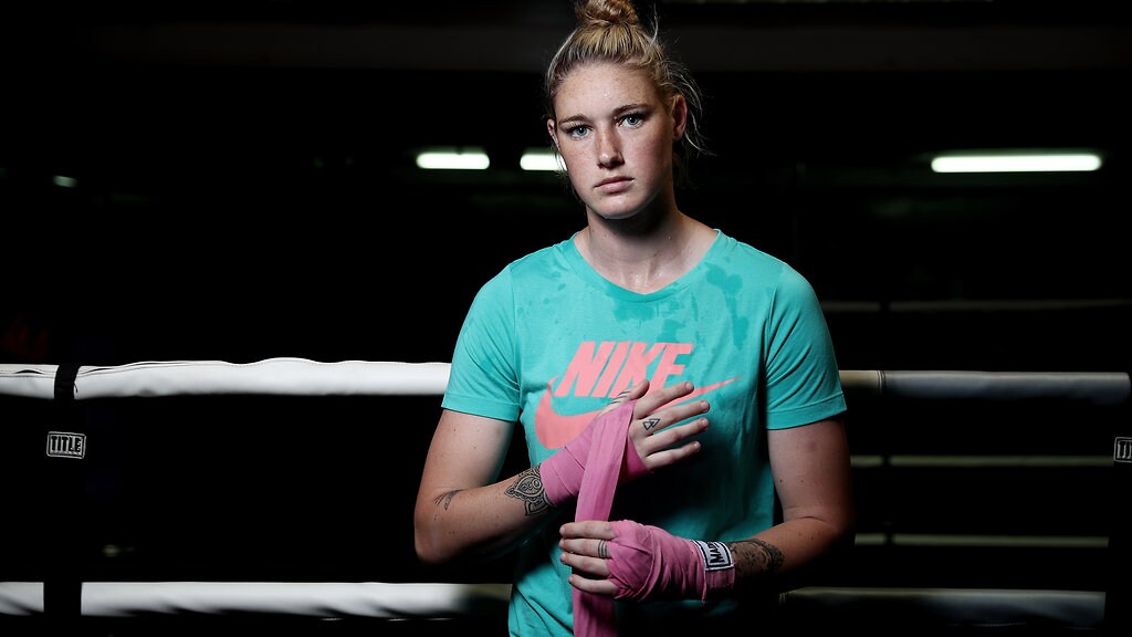 AFLW: Boxing Blue fighting for Australian title