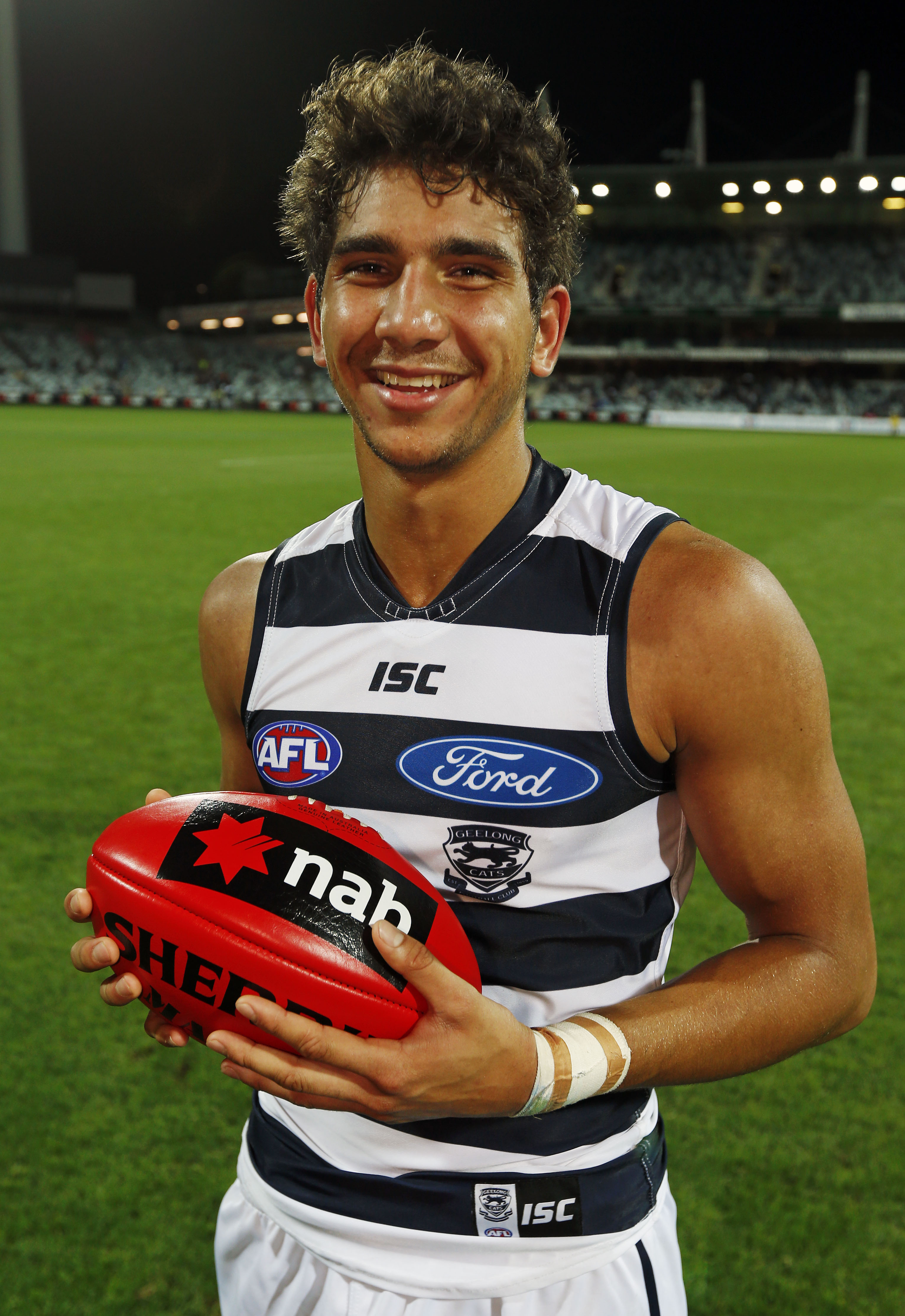 Cockatoo one of two new Cats to re-sign