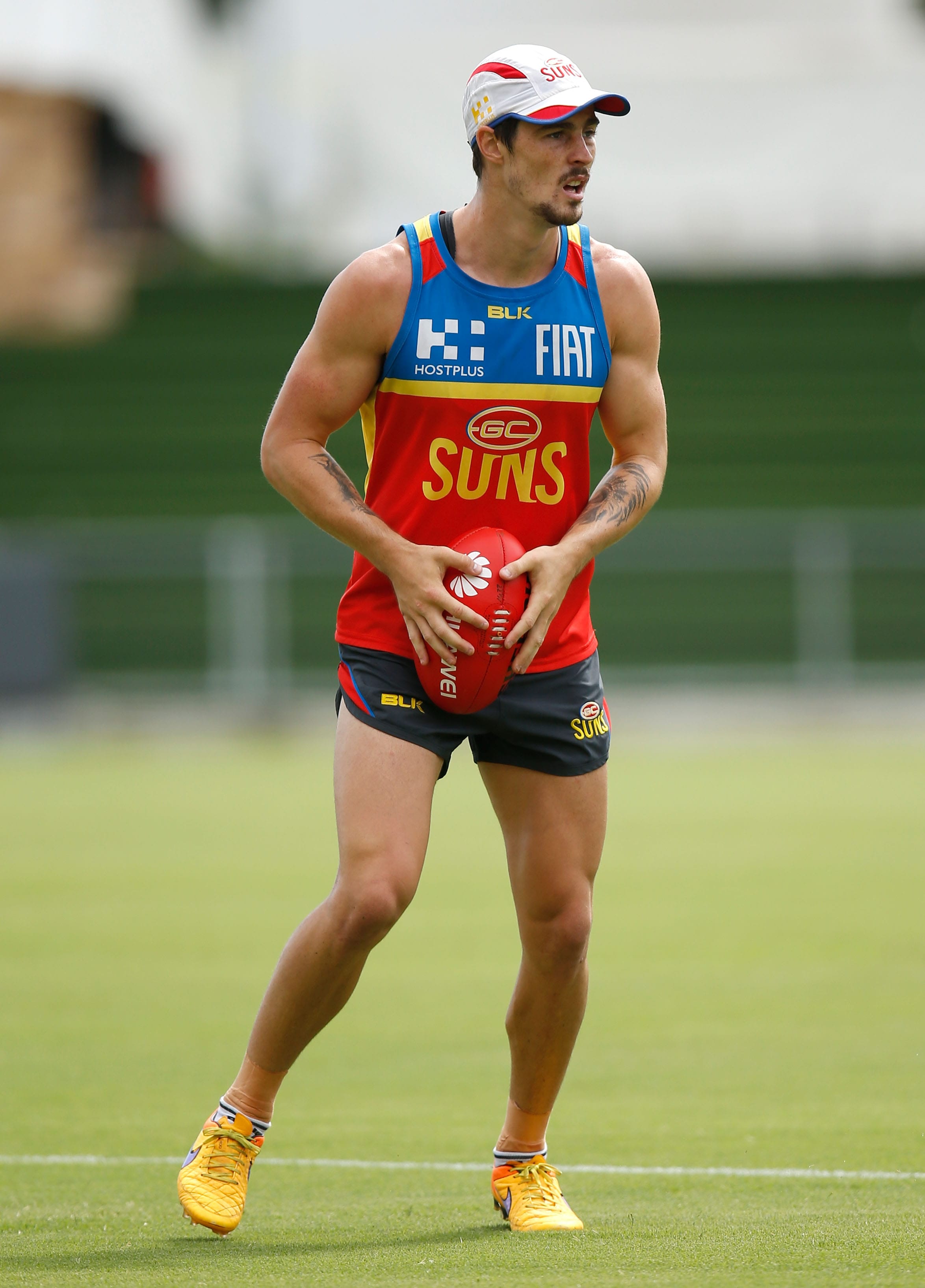 Sexton shines as Suns continue strong pre-season