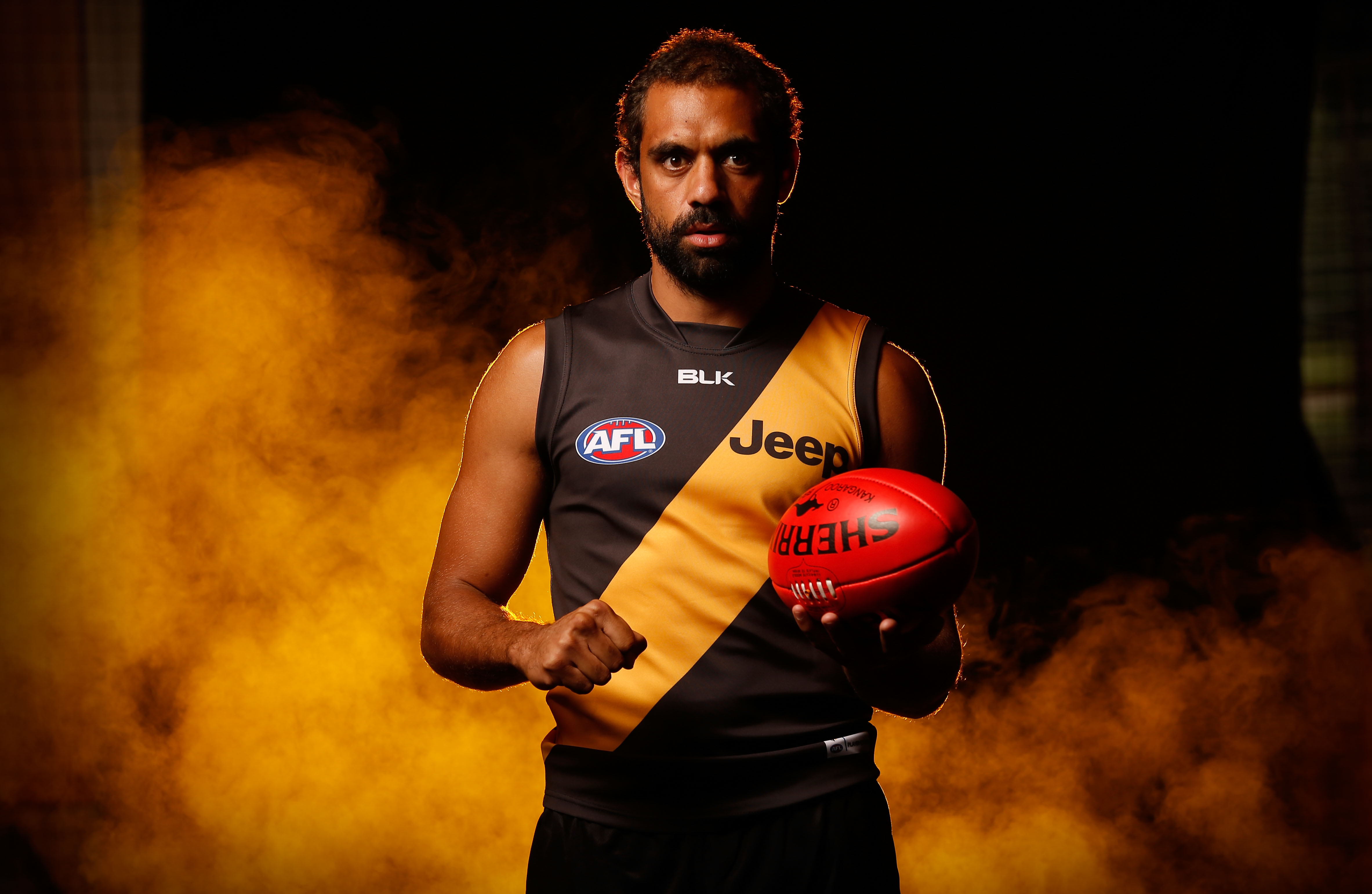 Chris Yarran steps out in yellow and black