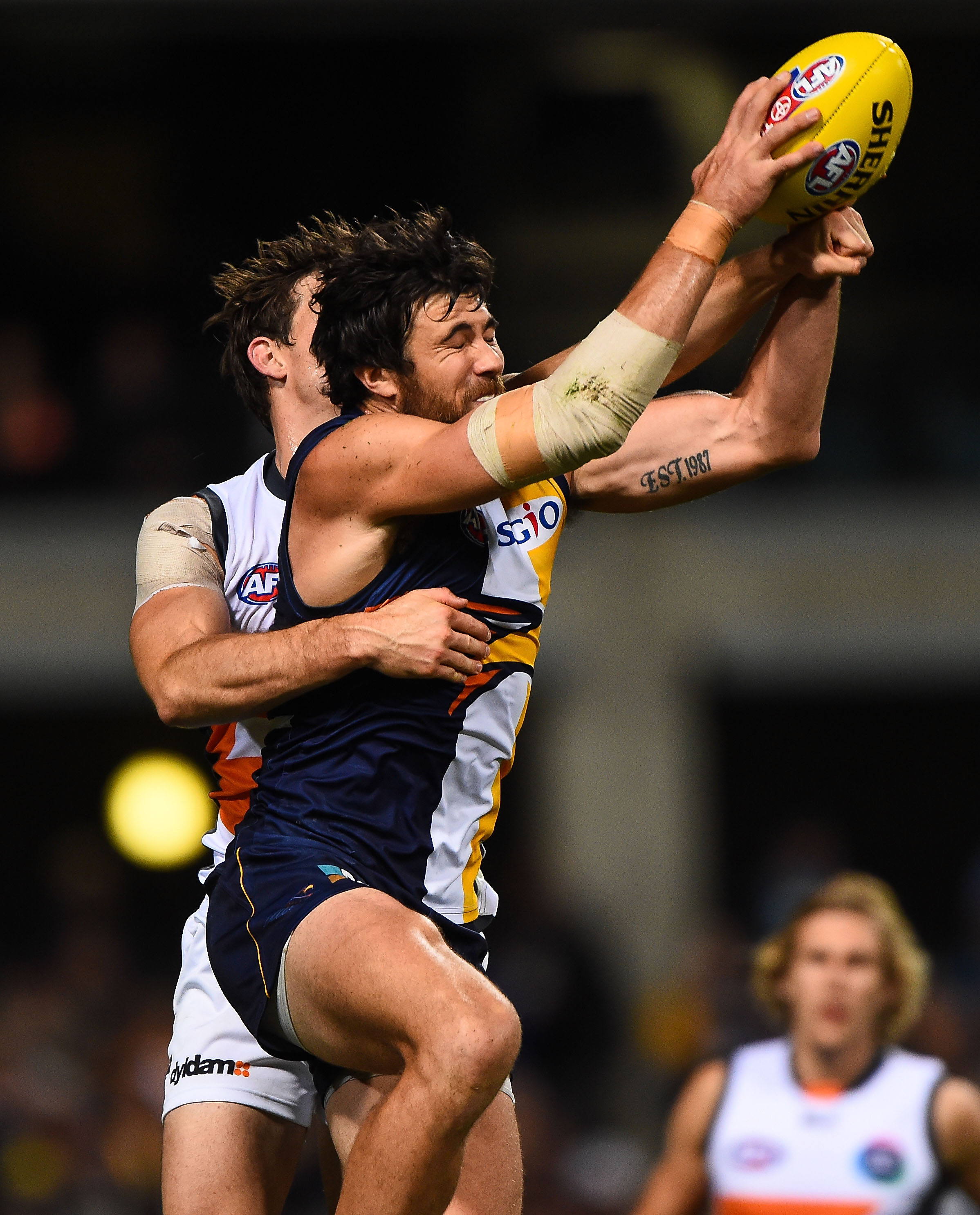 Wait continues for Eagles, Kennedy on sore elbow