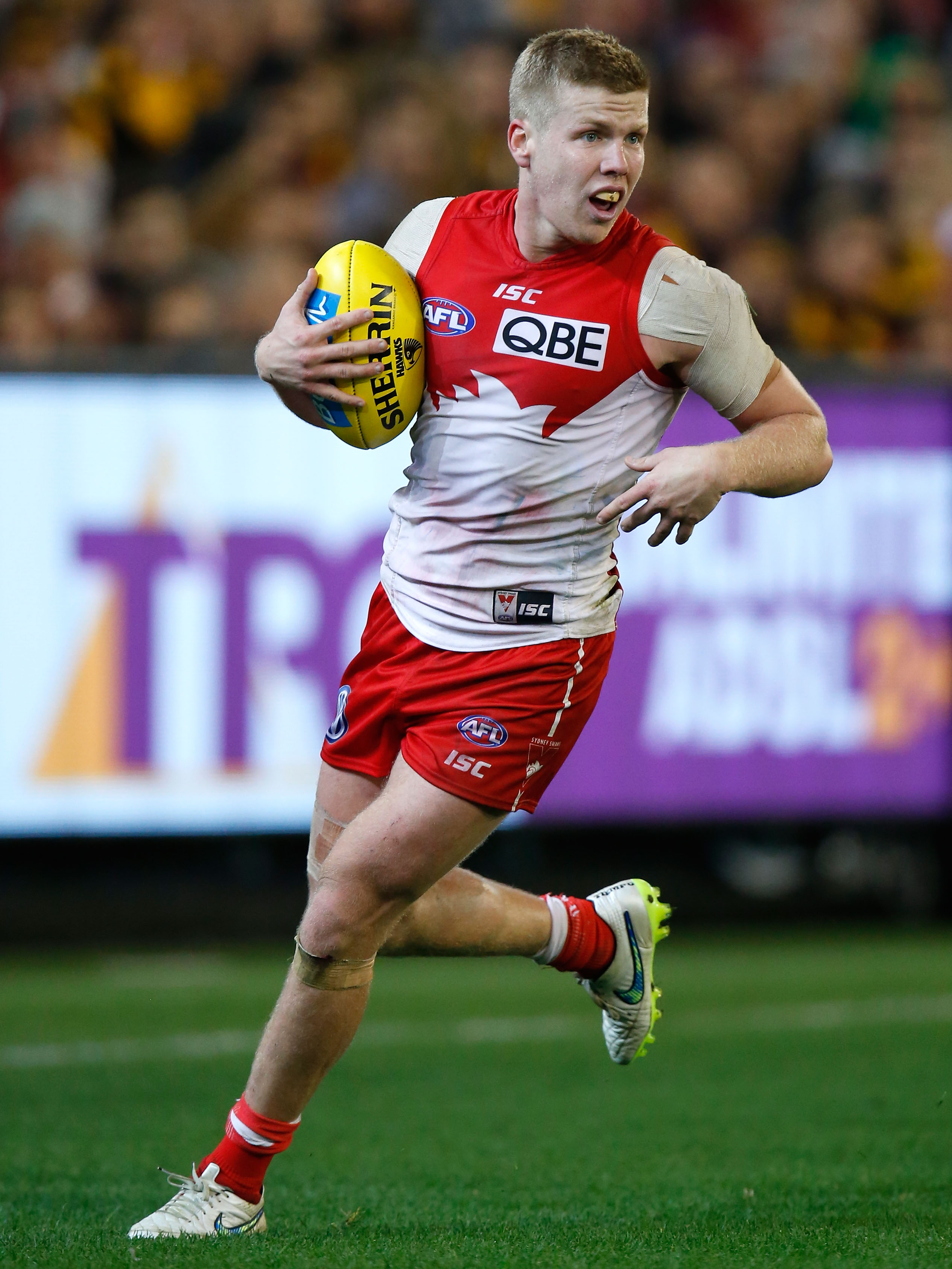 Star Swan swoops to pip Fyfe for AFLCA's top player award