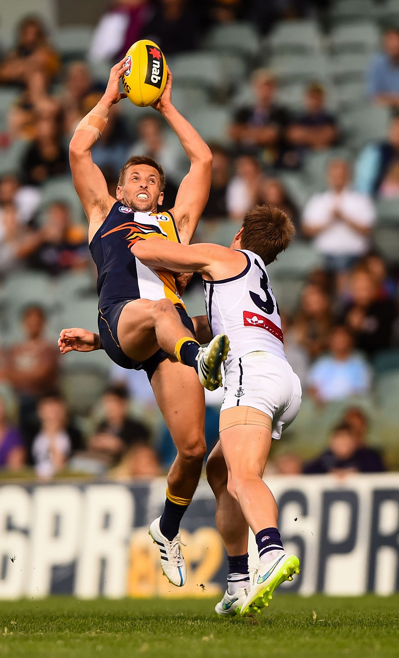 Players get 10-metre protection zone as AFL locks down rules