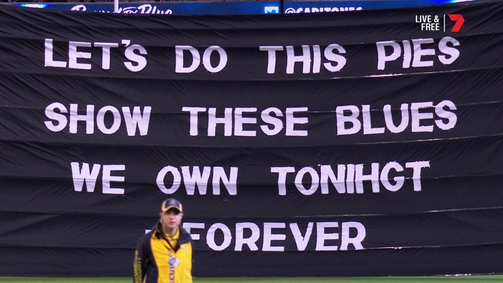 Magpies' banner clanger