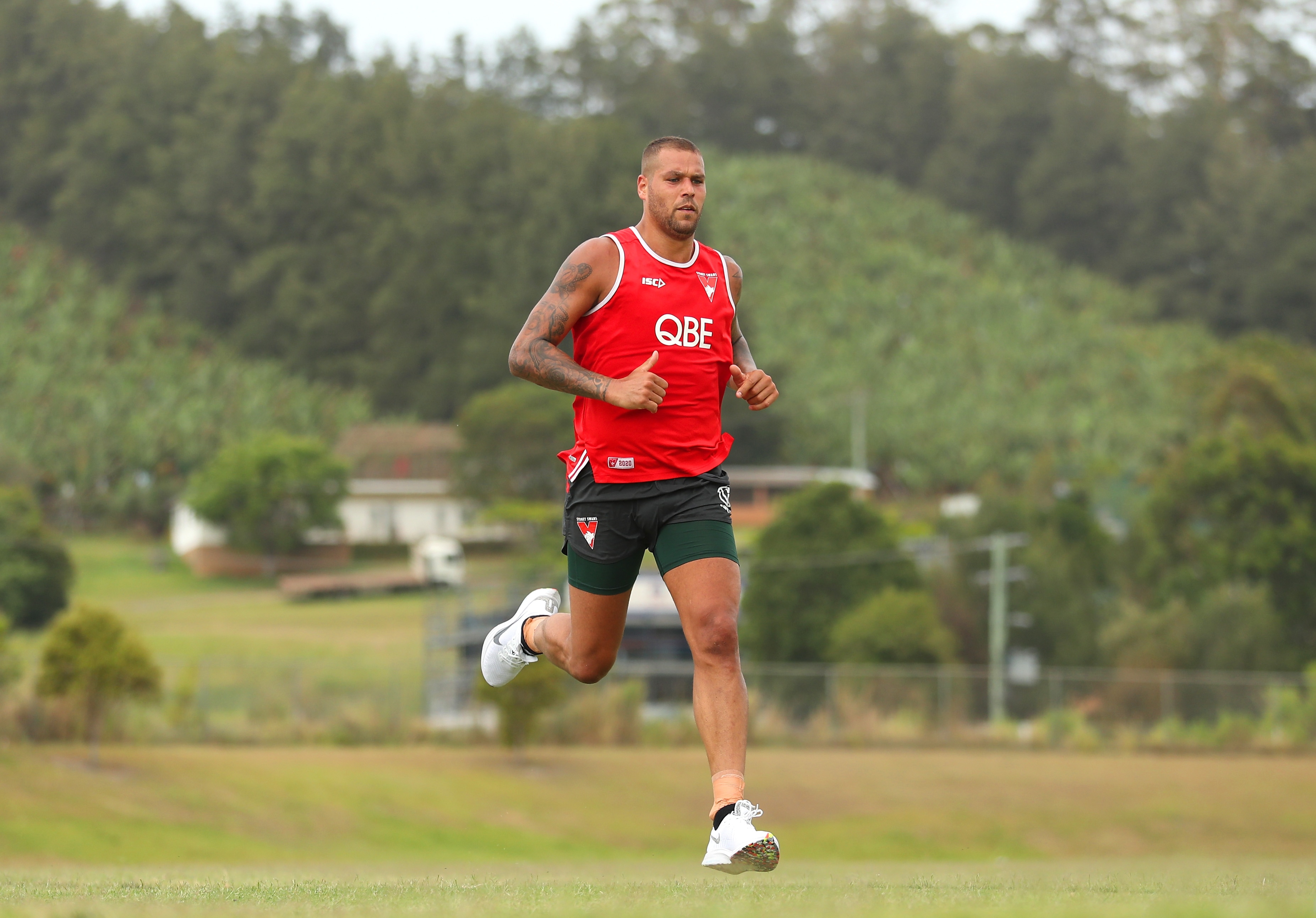 Buddy big blow: Superstar Swan undergoes knee surgery