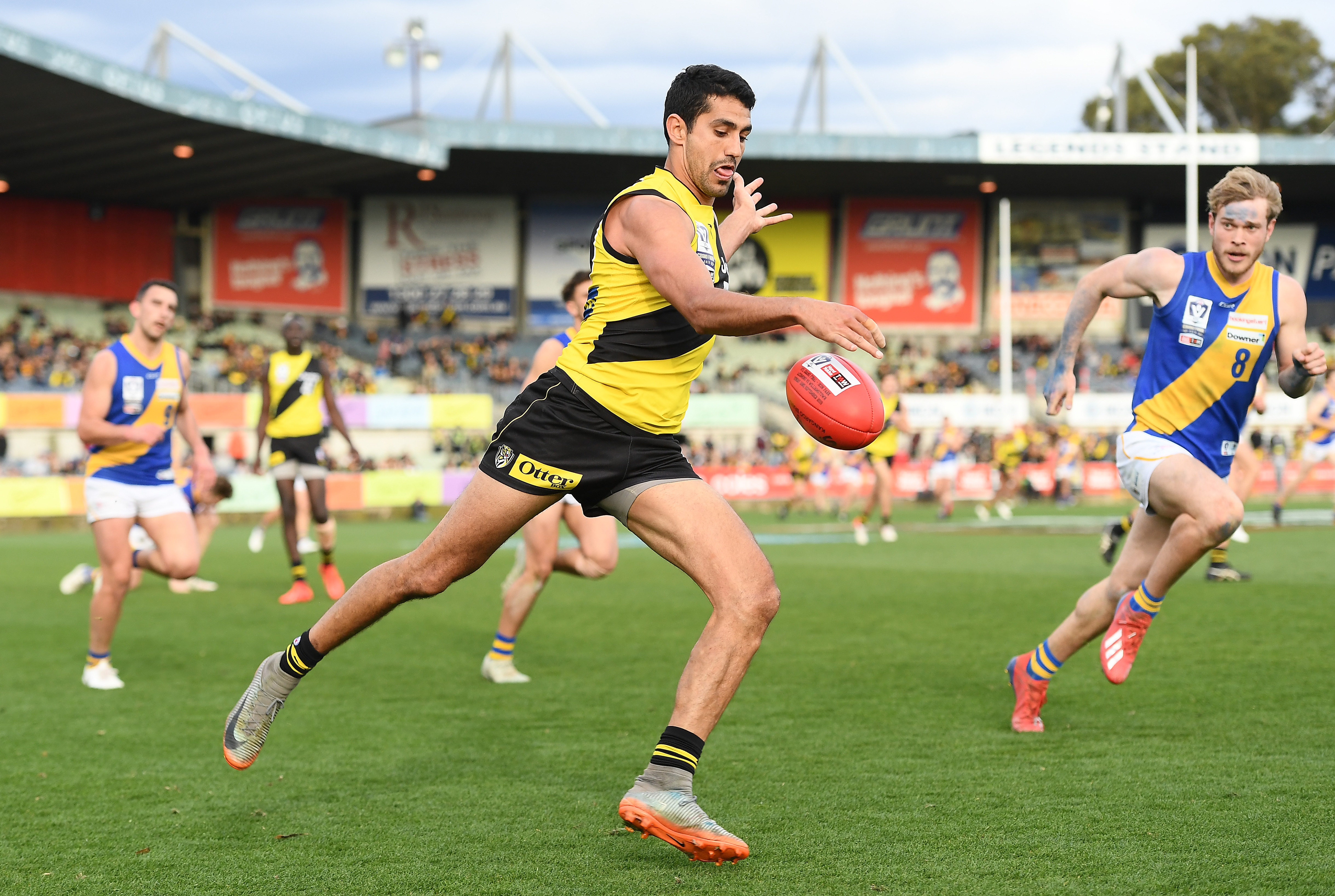 VFL forced to cancel season after COVID spike