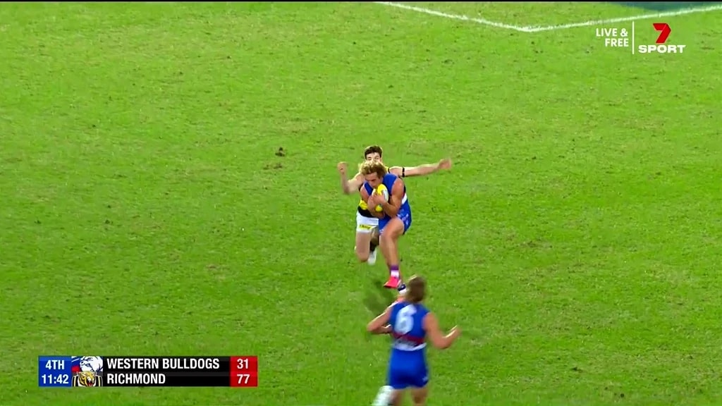 Skipper delivers a ripper after mighty mark