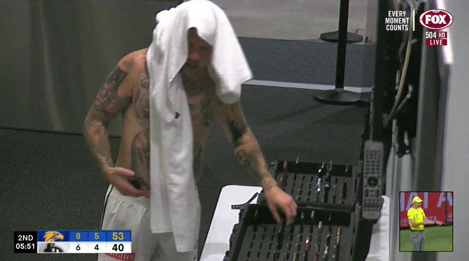 Pies 'at the mercy' of AFL over players' in-game phone use