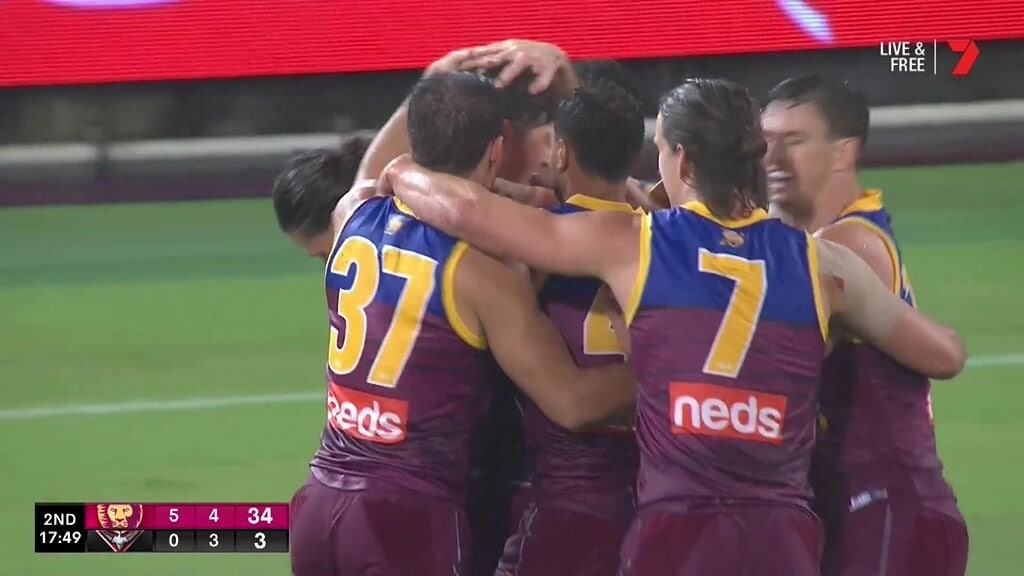 Jaxon Prior kicks first AFL goal