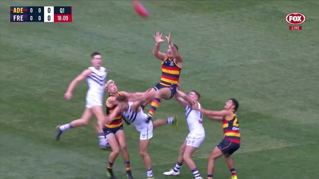 Tex brings the house down with this super speccy