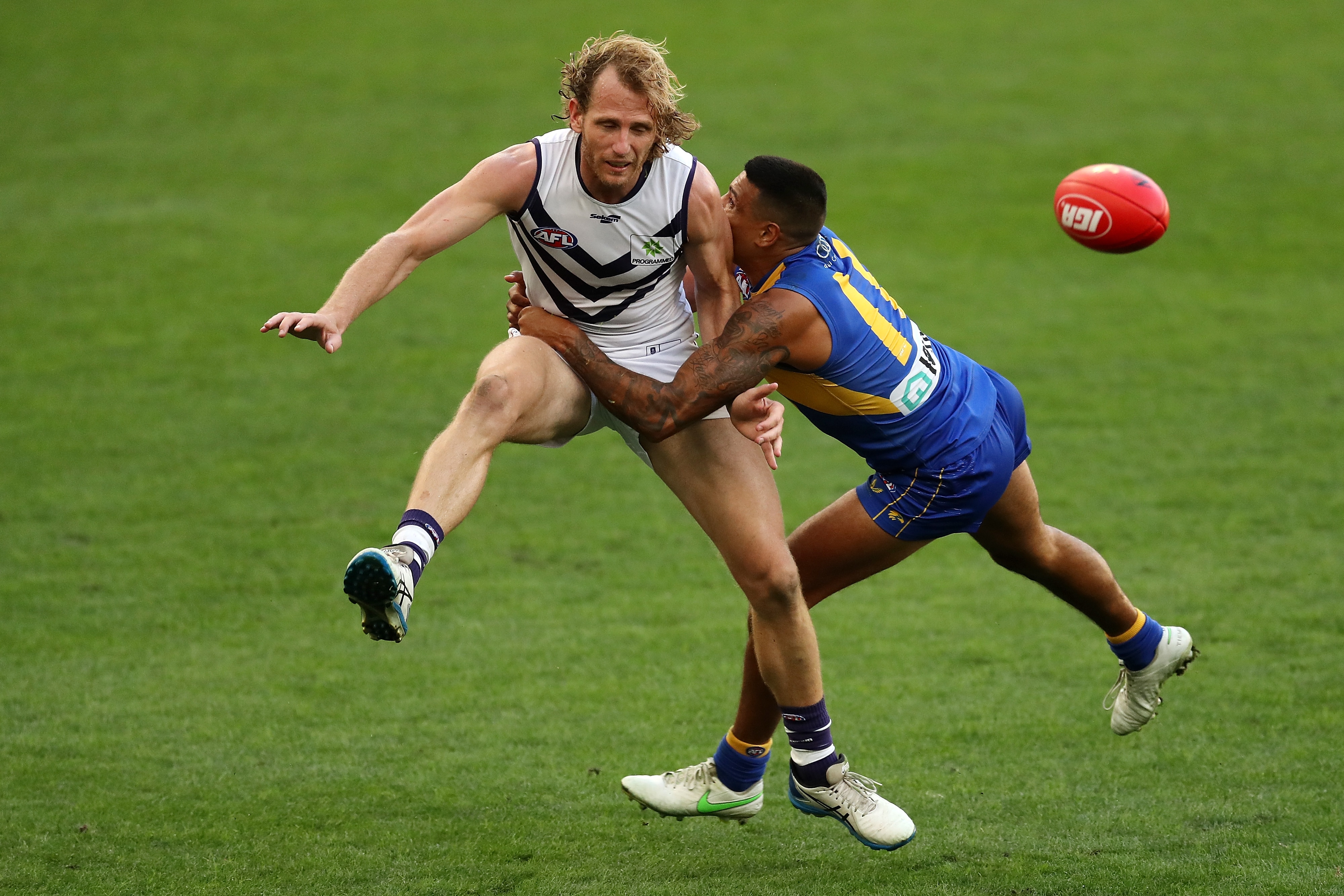 Who dares wins: 10 keys to the Western Derby