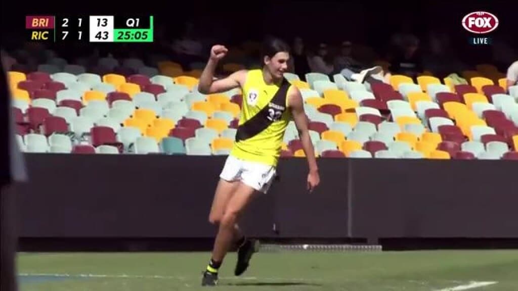 VFL Showreel, R6: Tall Tiger Samson Ryan finds four