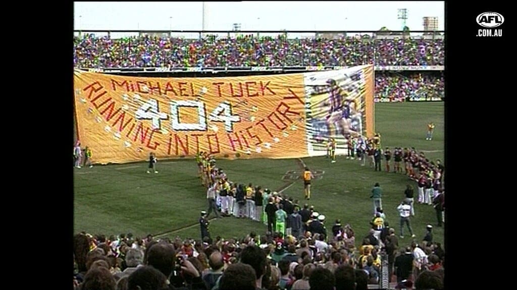 Michael Tuck breaks the 400-game barrier