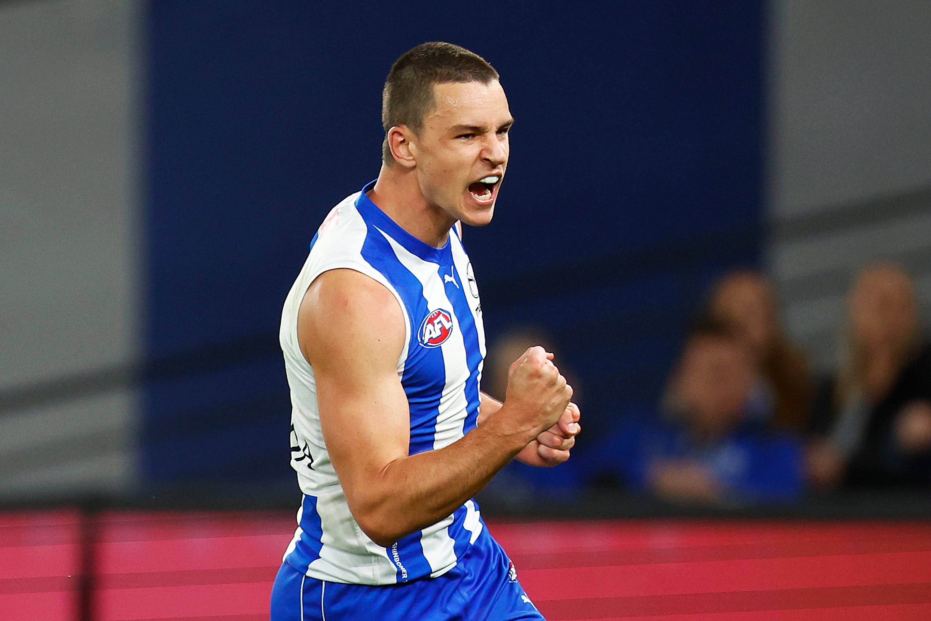 Merry Christmas, Roos: Emerging star signs on for two more years