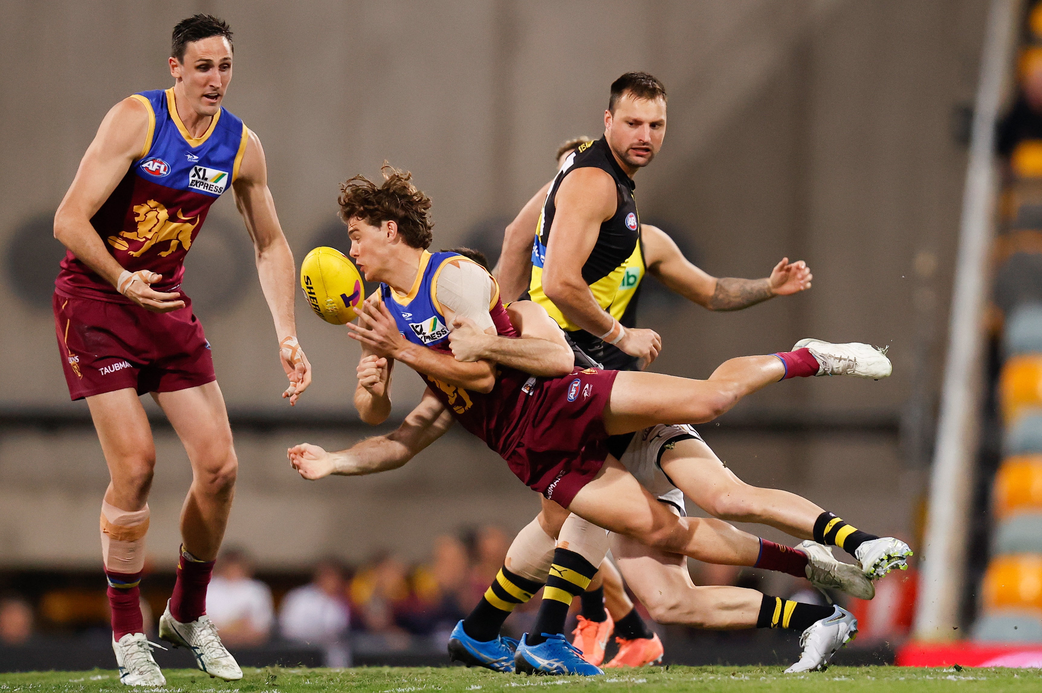 LIVE from 7.20pm: Final teams are in for Lions v Tigers showdown