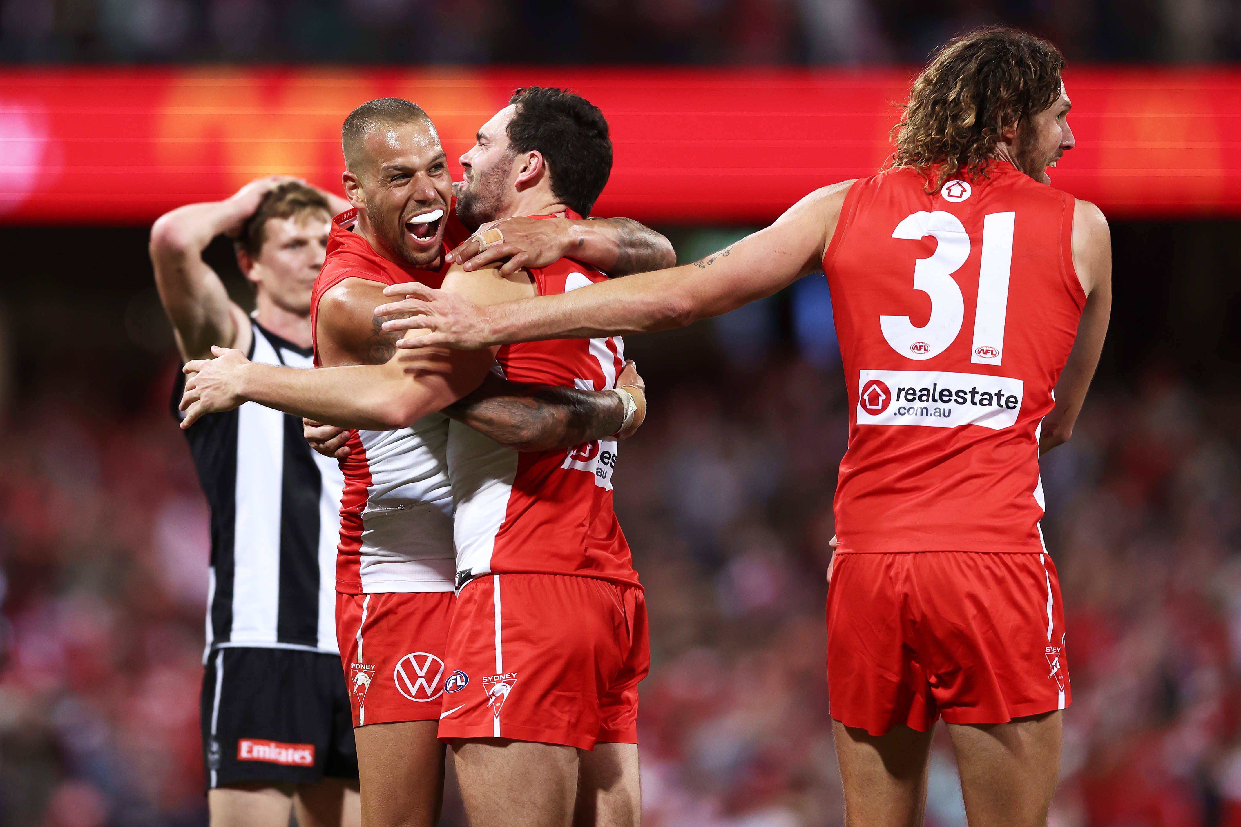 Swans squeeze past Pies in CLASSIC to secure Grand Final spot
