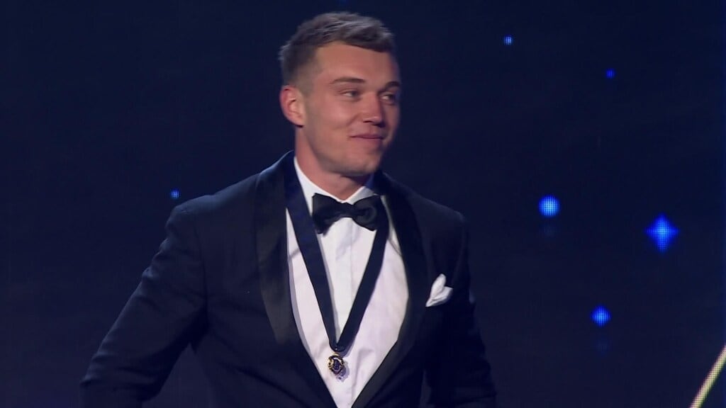 Cripps claims 'Charlie' in exhilarating finish