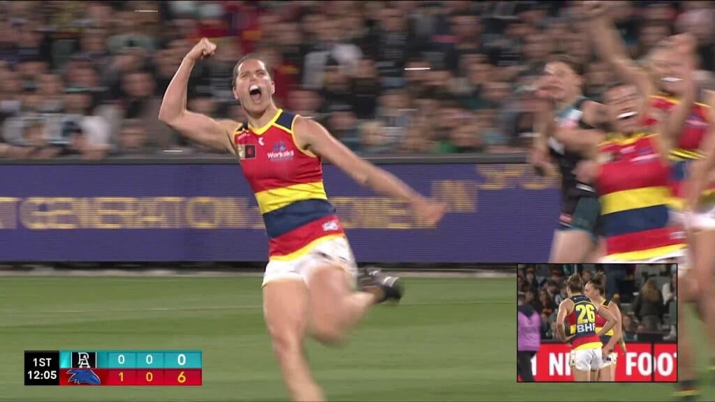 Randall earns Showdown opener with superb snap