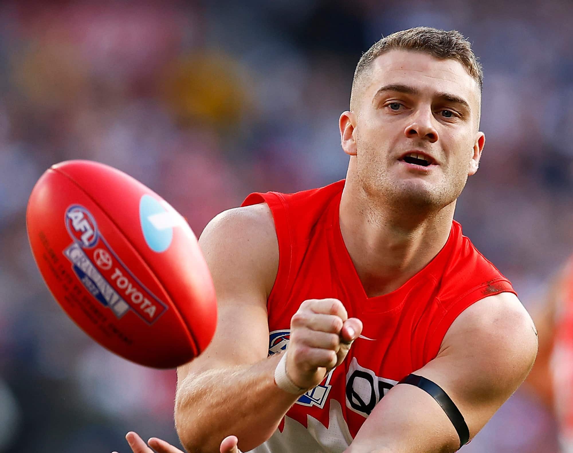 Swans star signs five-year deal, avoids free agency