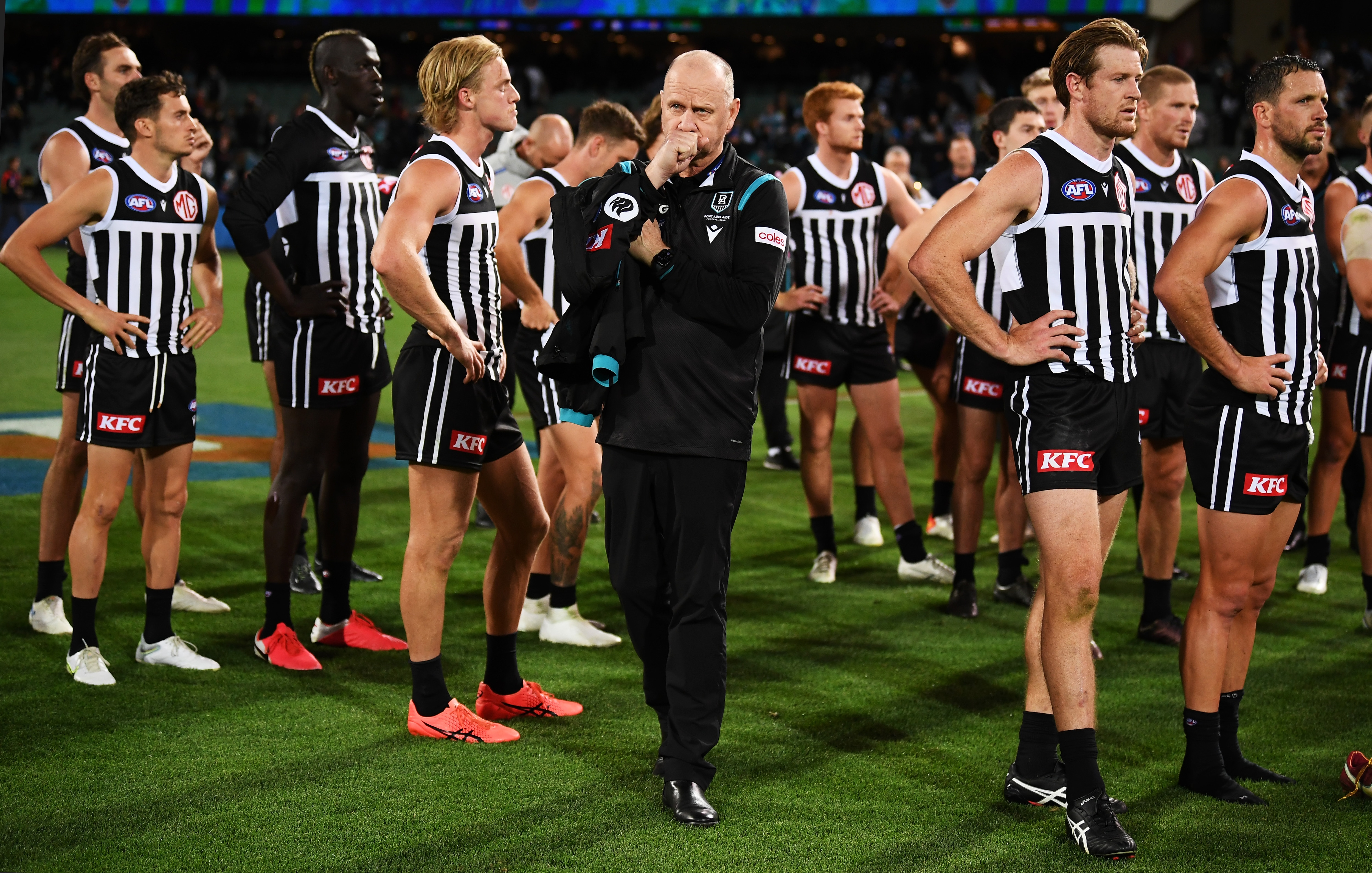 'We have full faith in Ken': Wines backs coach after 'untenable' call