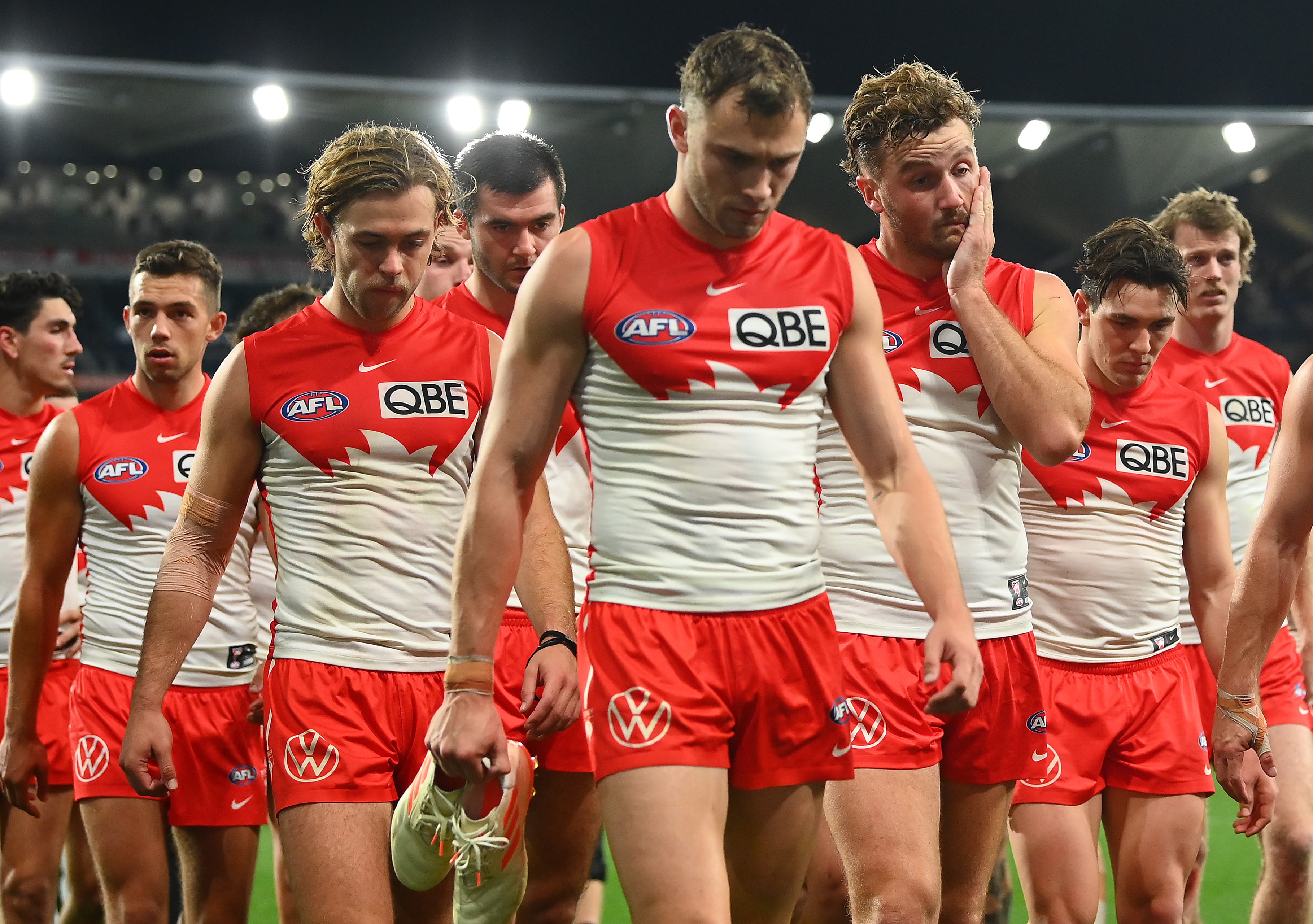 ‘Not up to standard’: Longmire stunned by Swans' effort