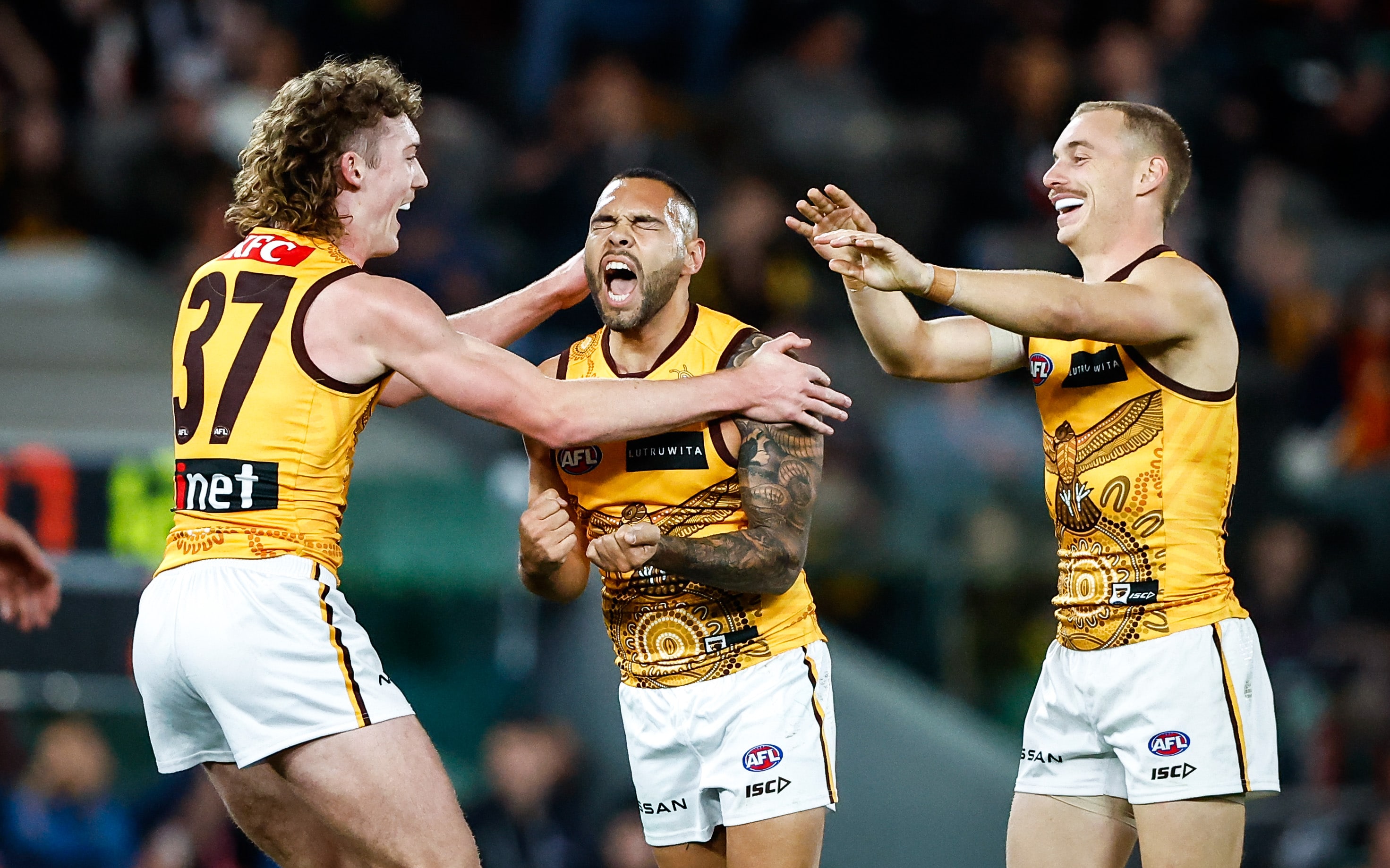 Hawks come from the clouds to snatch victory off Saints