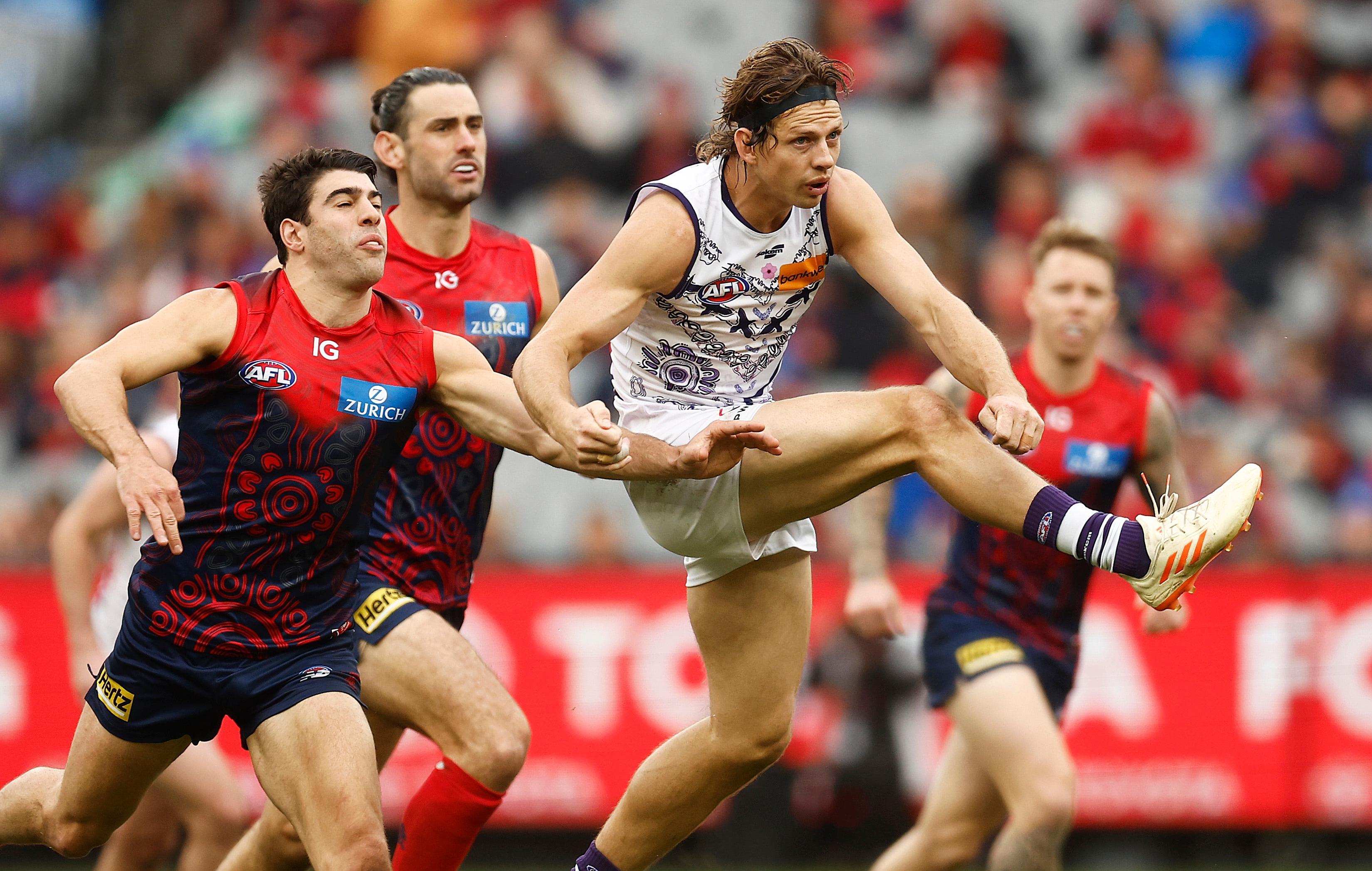 LISTEN: How to regenerate on the run, Blues' off-field 'mess'