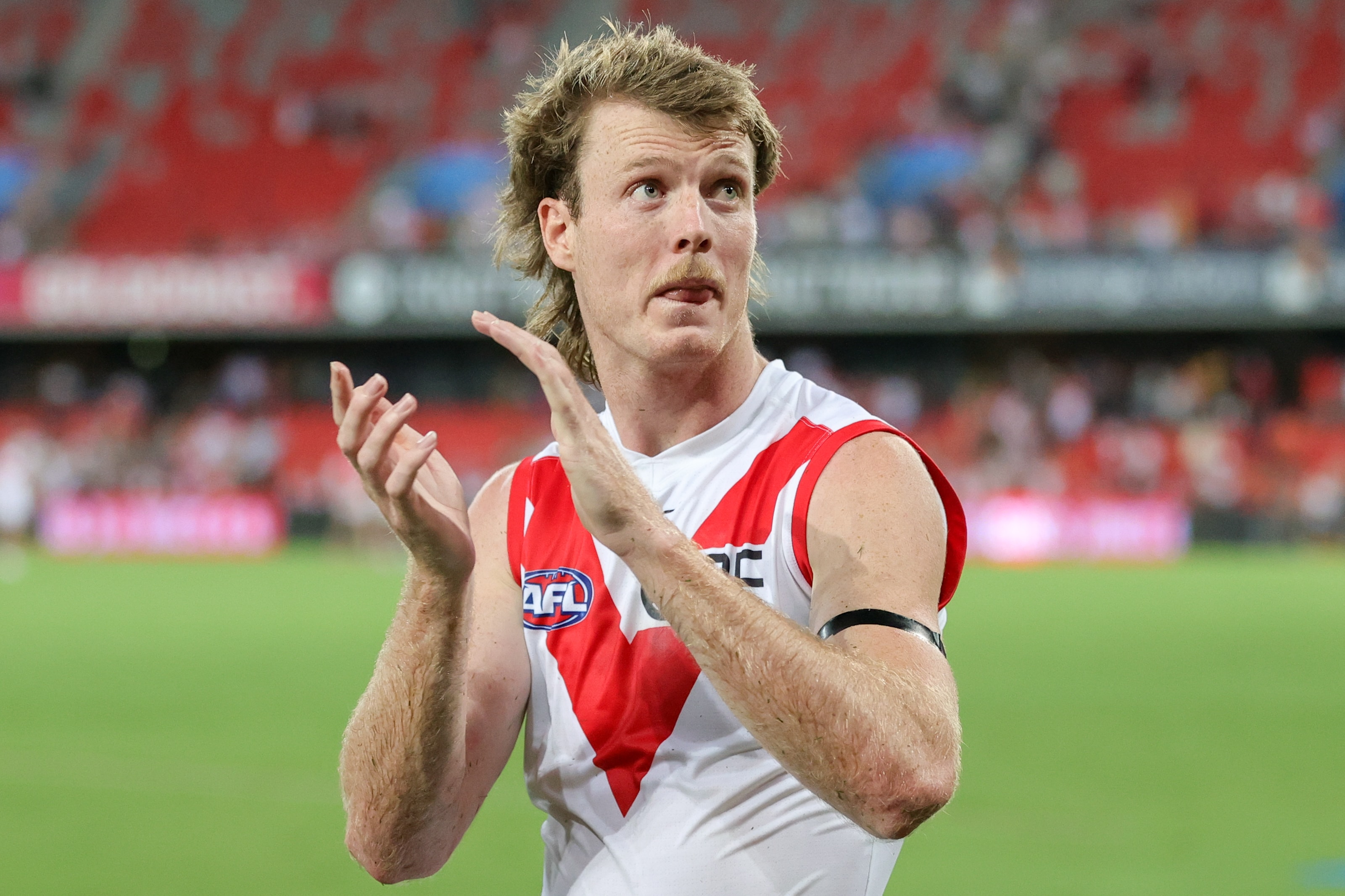 Blakey signs MONSTER new deal to stay at the Swans