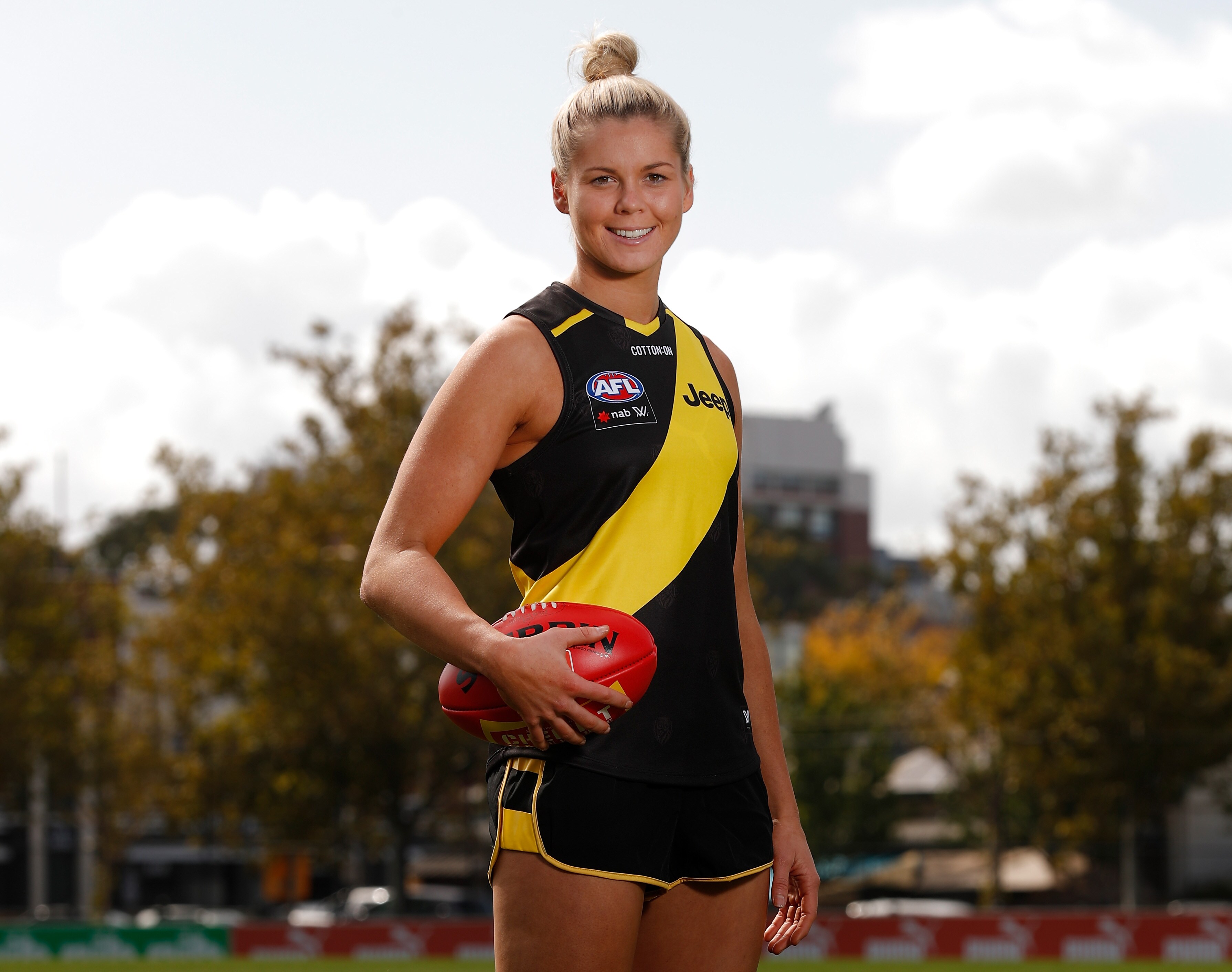 Brennan a Tiger: Former Dogs' co-captain signs two-year deal