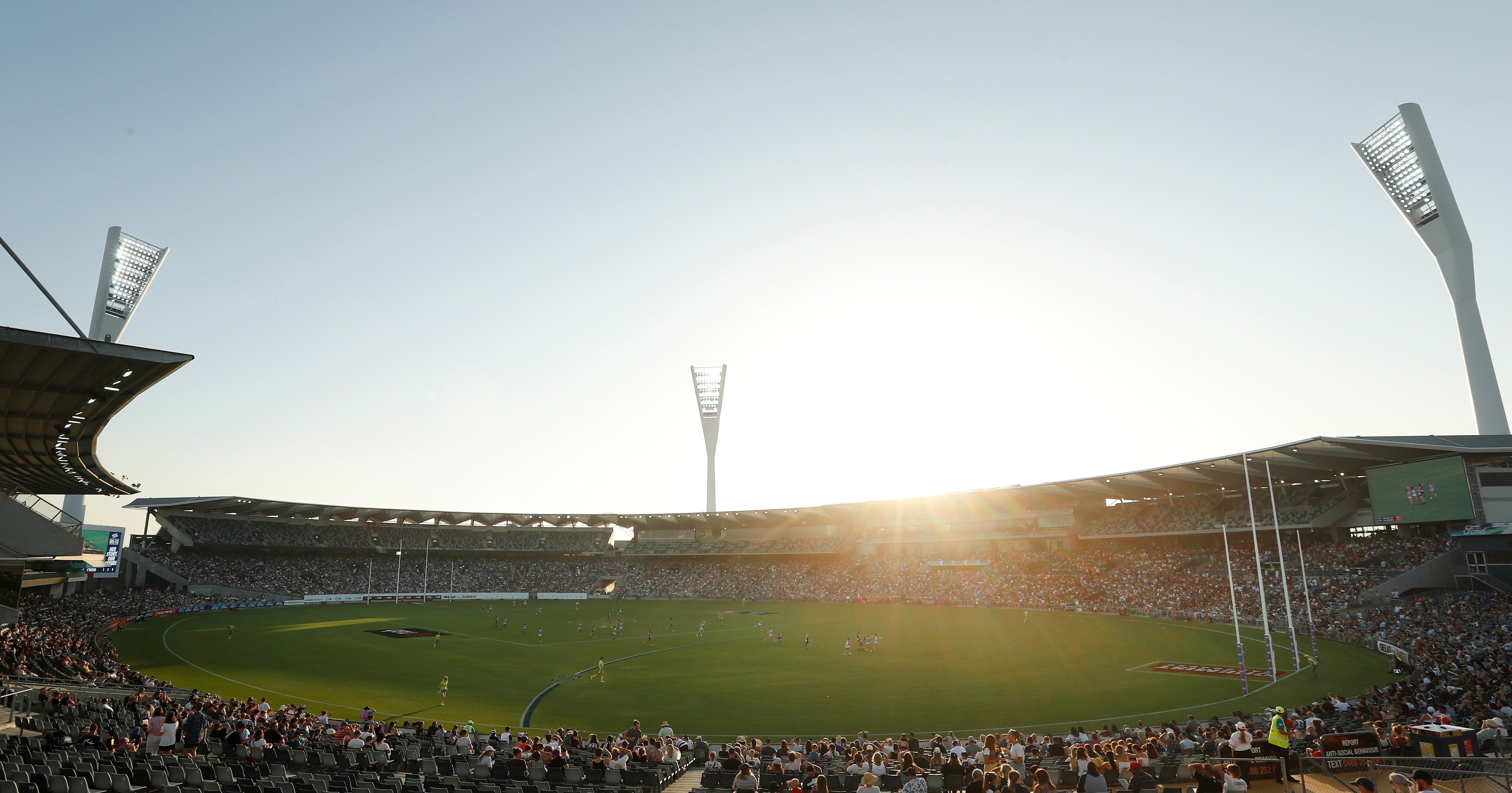 Sunday footy: Cats V Lions