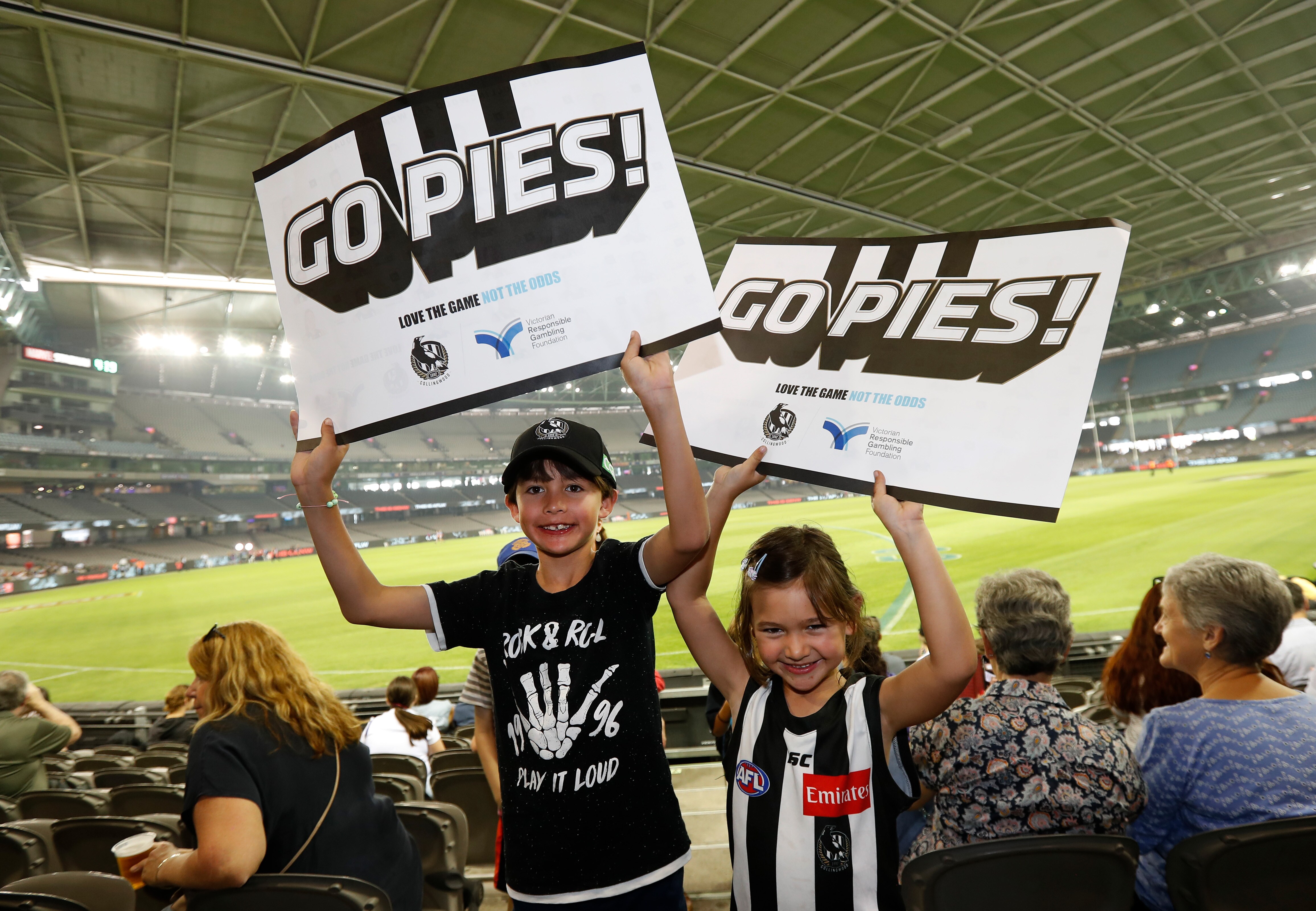 Friday night footy: Pies v Demons