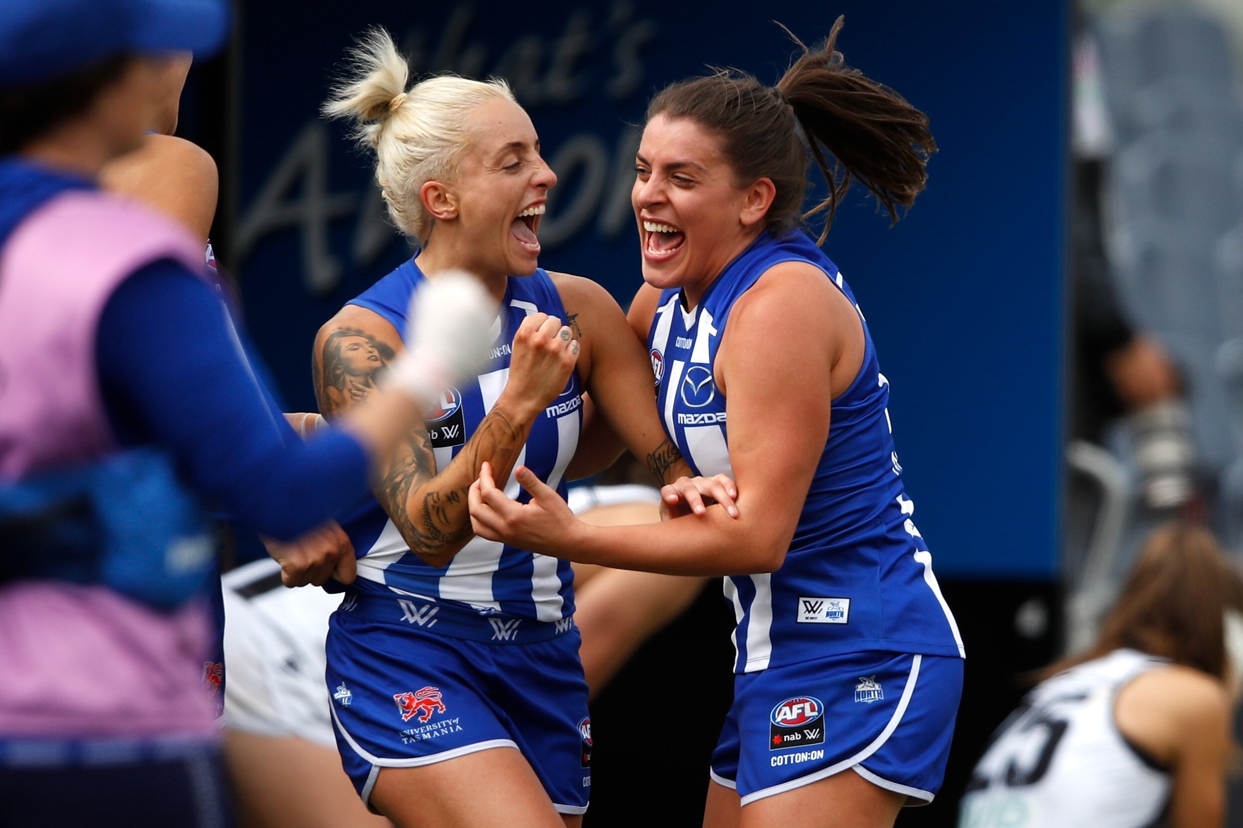 Roo beauty! North salutes in thriller against brave Magpies