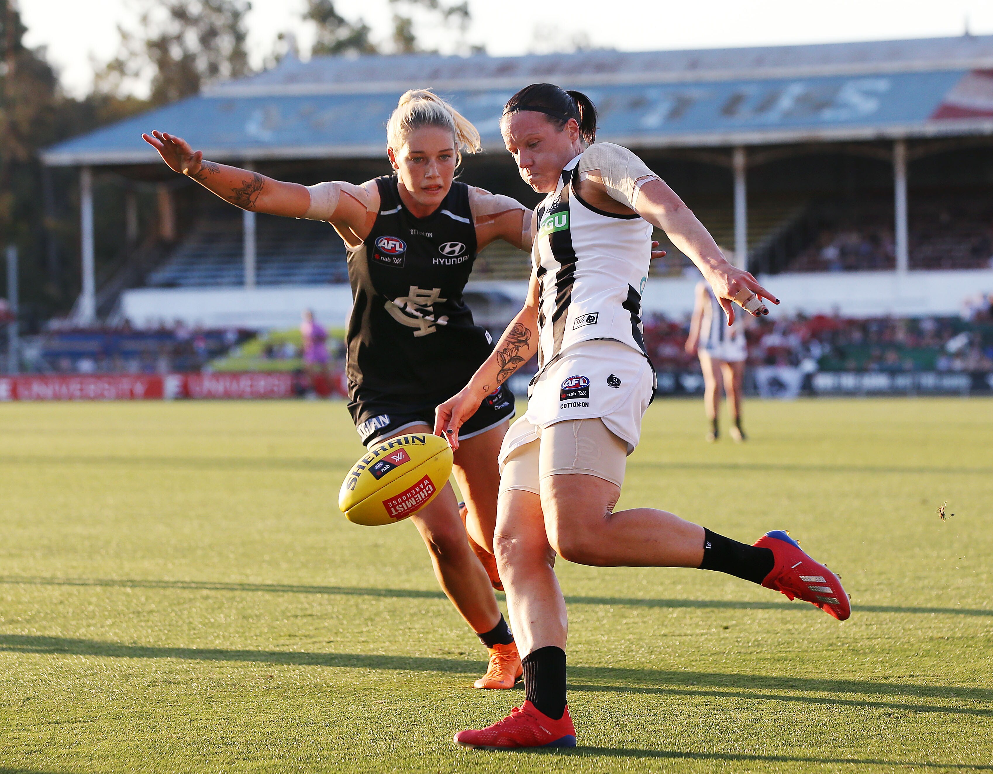 Sunday footy: Blues V Pies