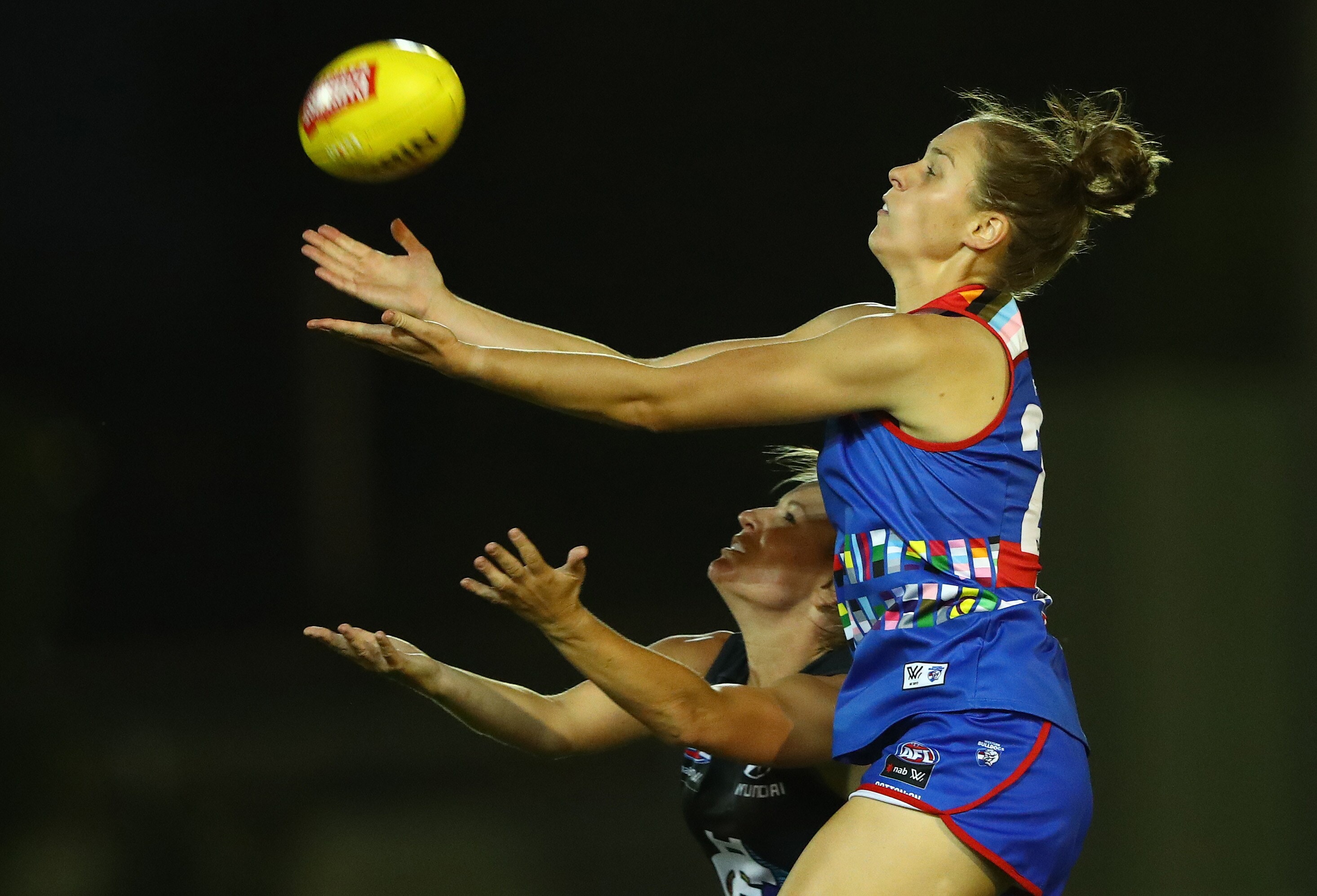 Roos pounce on former Dog to shore up ruck stocks