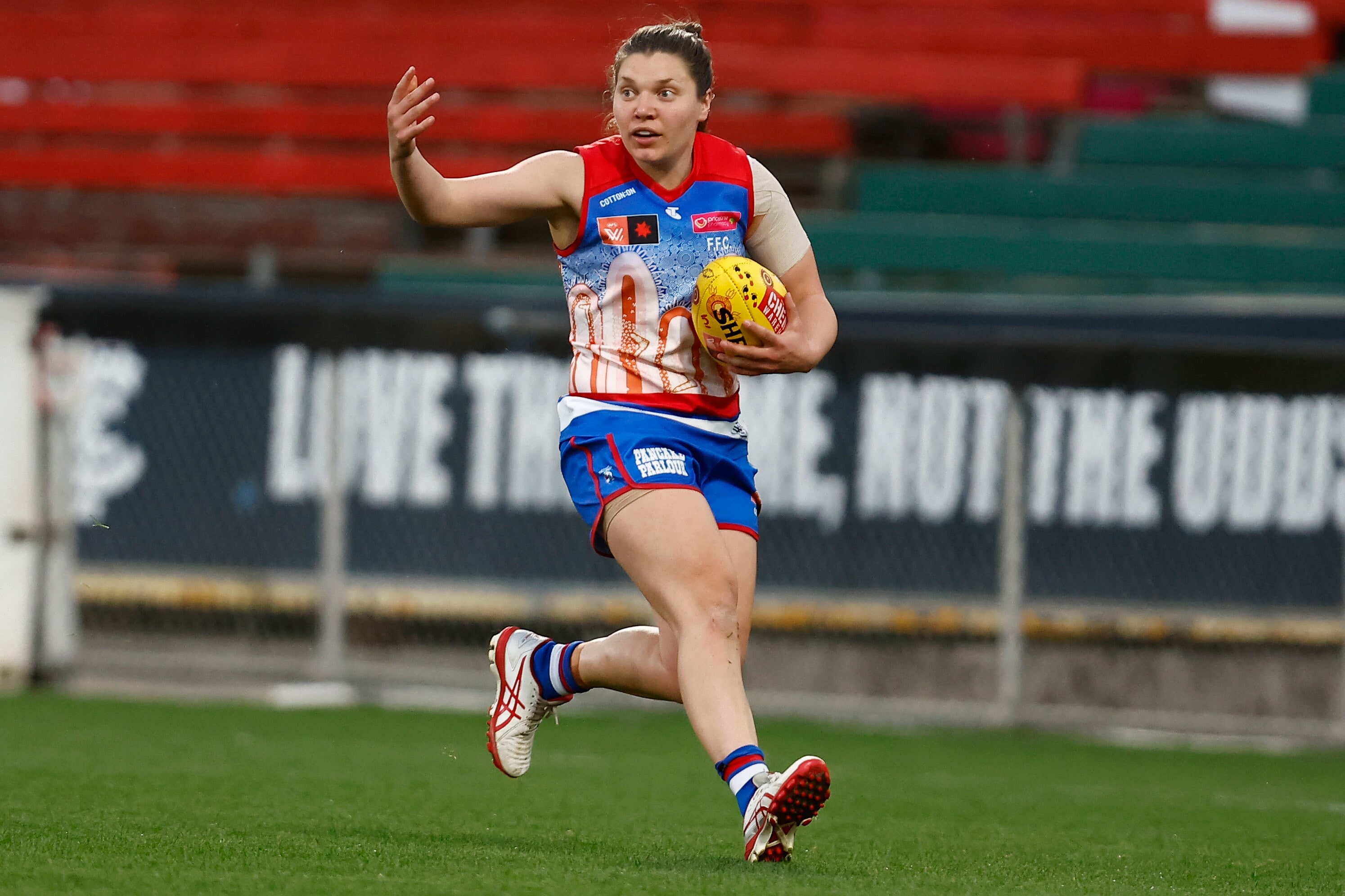 Coaches' votes, R4: In-form Dog polls ANOTHER 10, Cat into lead