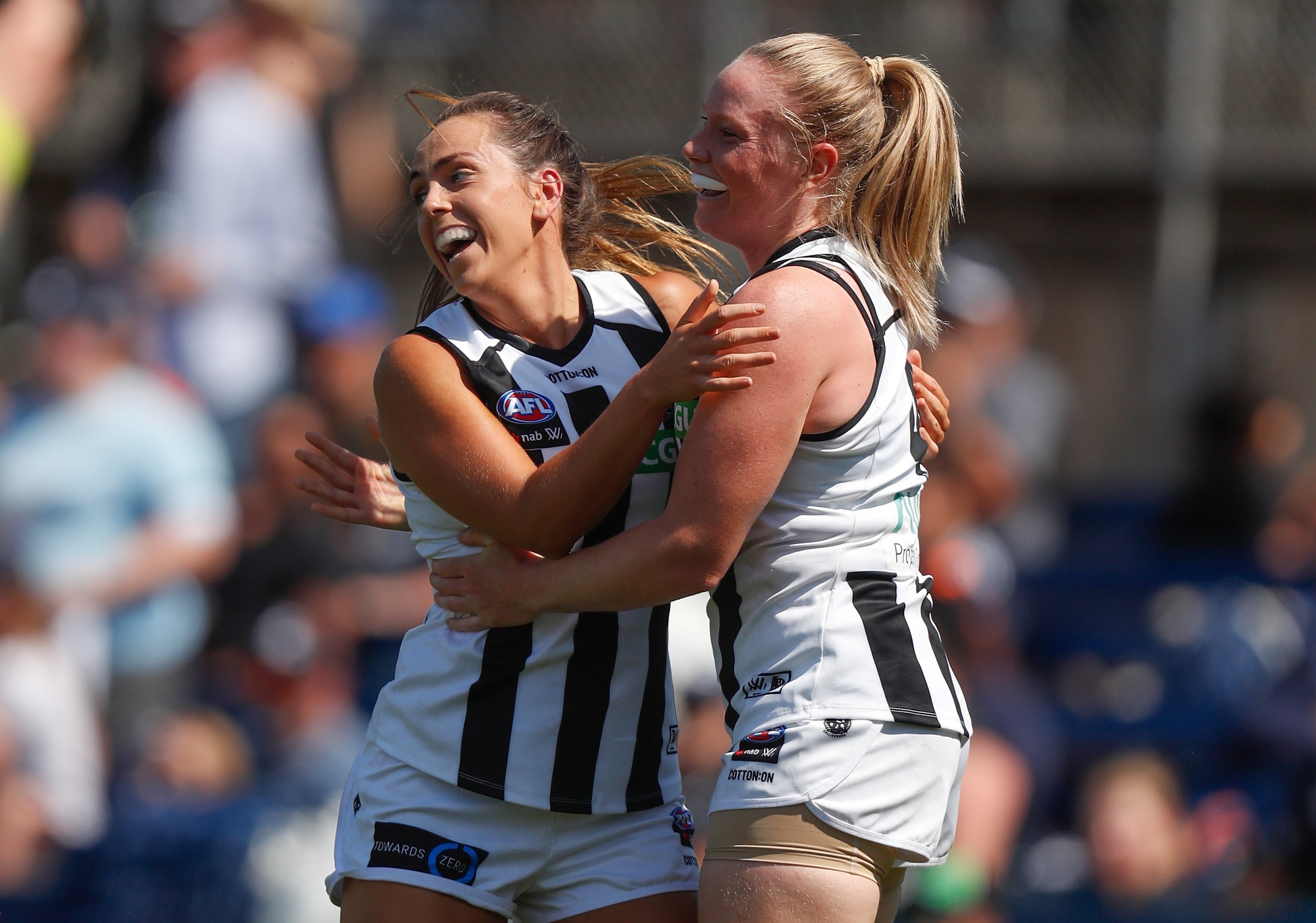 Match report: Undefeated Pies power past Blues