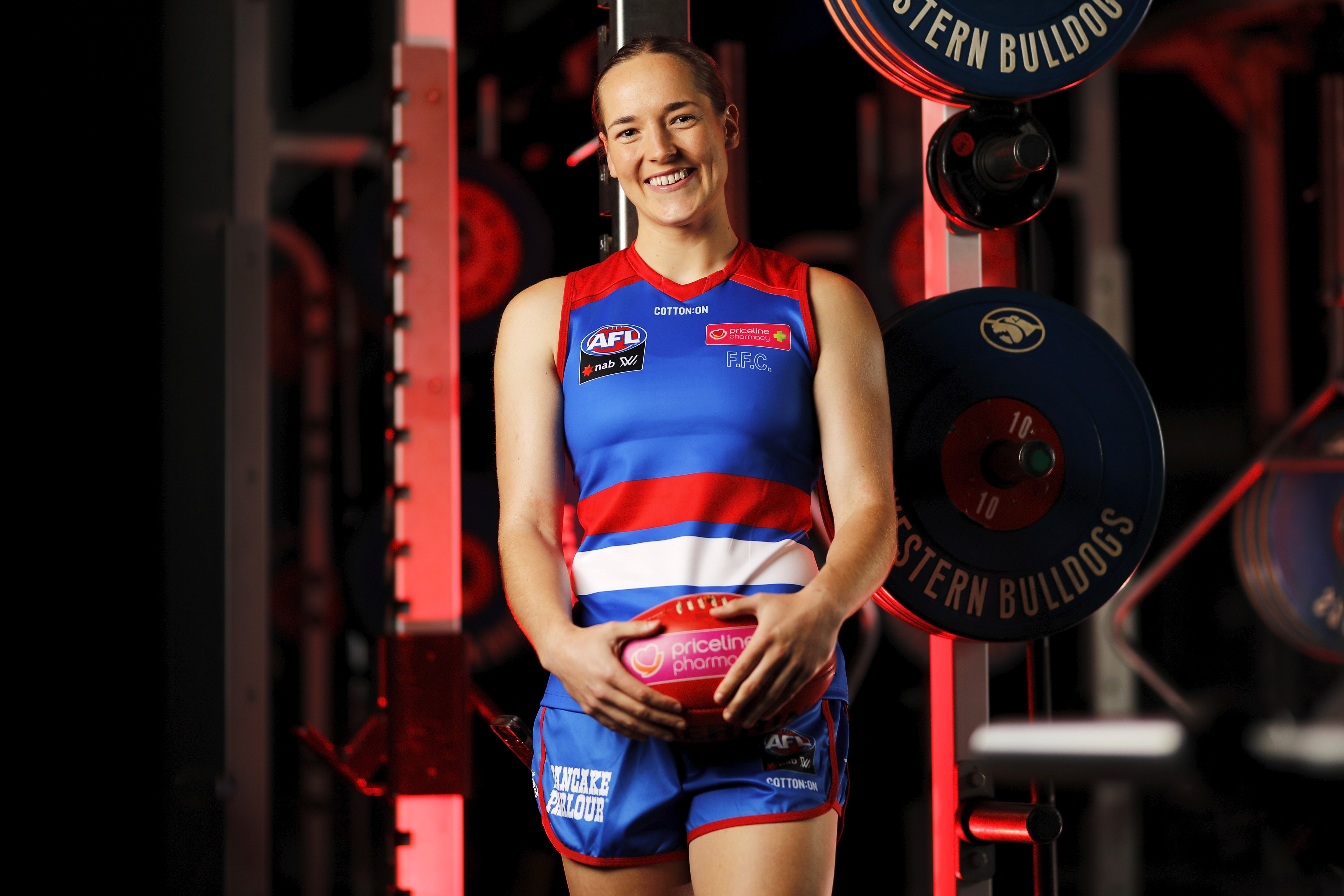 Trade wrap, day six: Izzy finally a Giant, Dogs nab father-daughter Cat