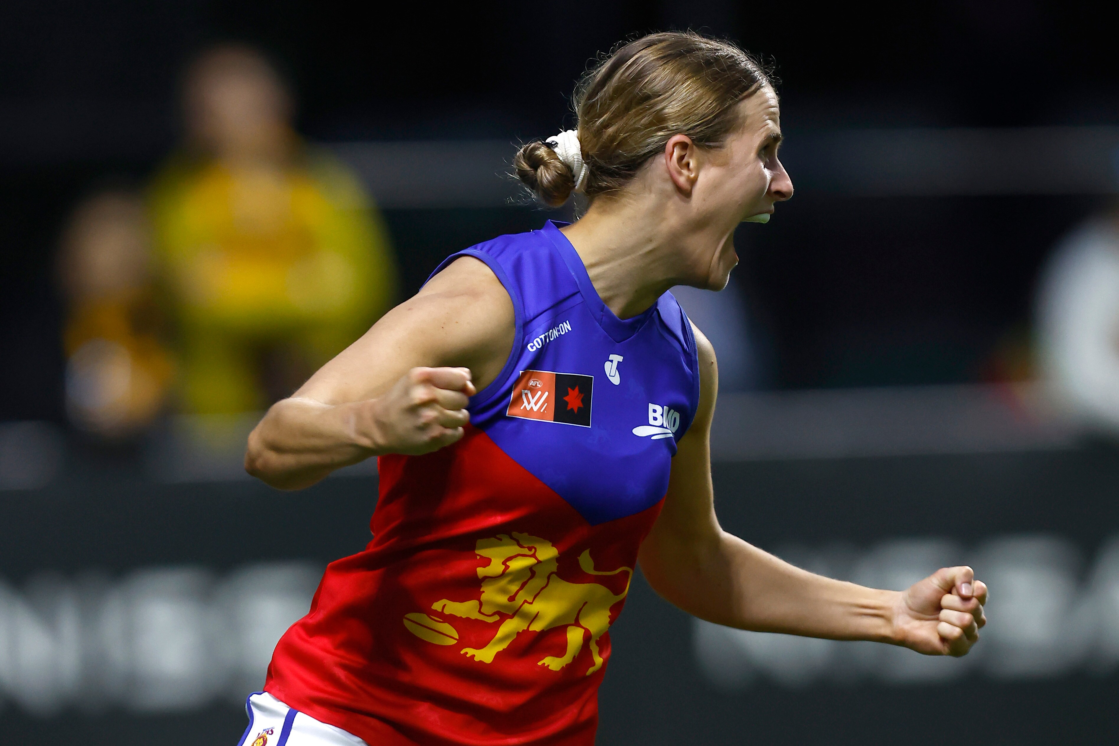 Unstoppable Lions flex muscles in powerful romp over Hawks