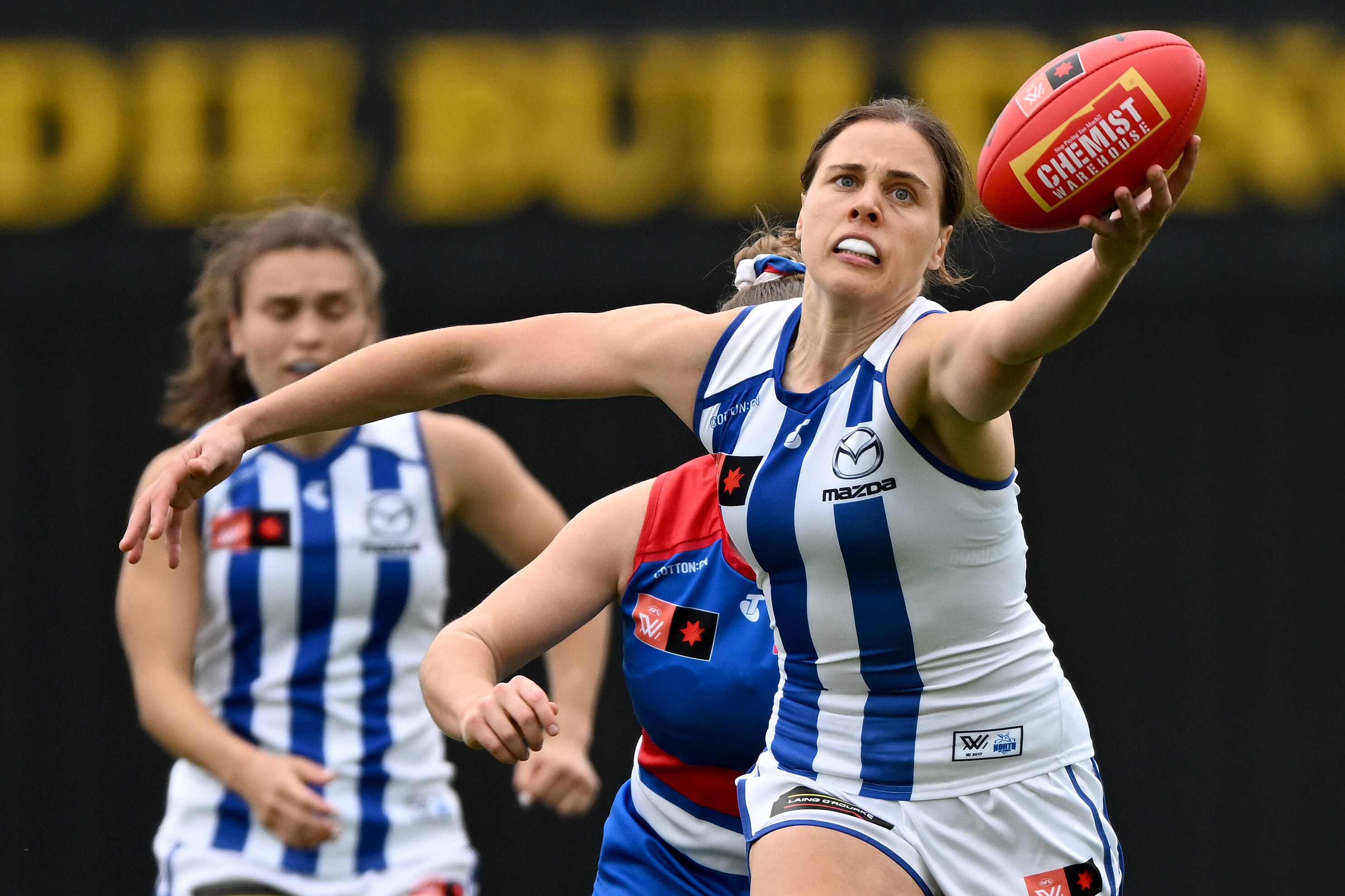 Coaches' votes, R8: Star Roo locks in another 10, Prespakis sisters tied