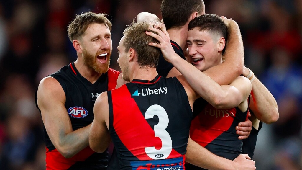 Tsatas snaps cooly in the heat for special maiden major